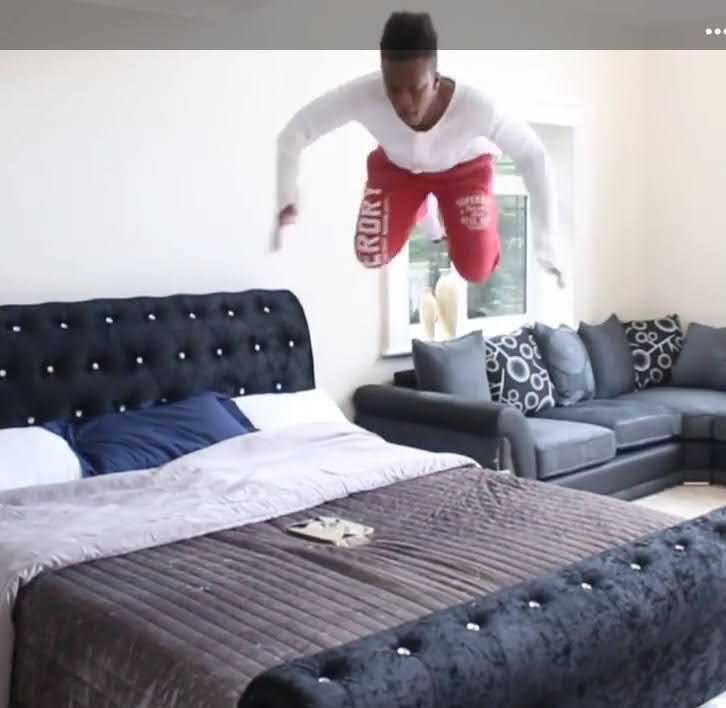 5 foot 9 EARTHQUAKE...EARTHQUAKE.. | Scrolller