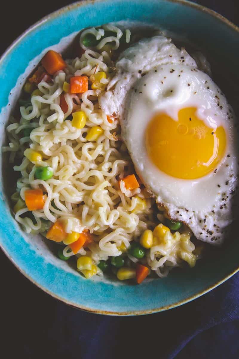 5 Ingredient Ramen With an Egg | Scrolller