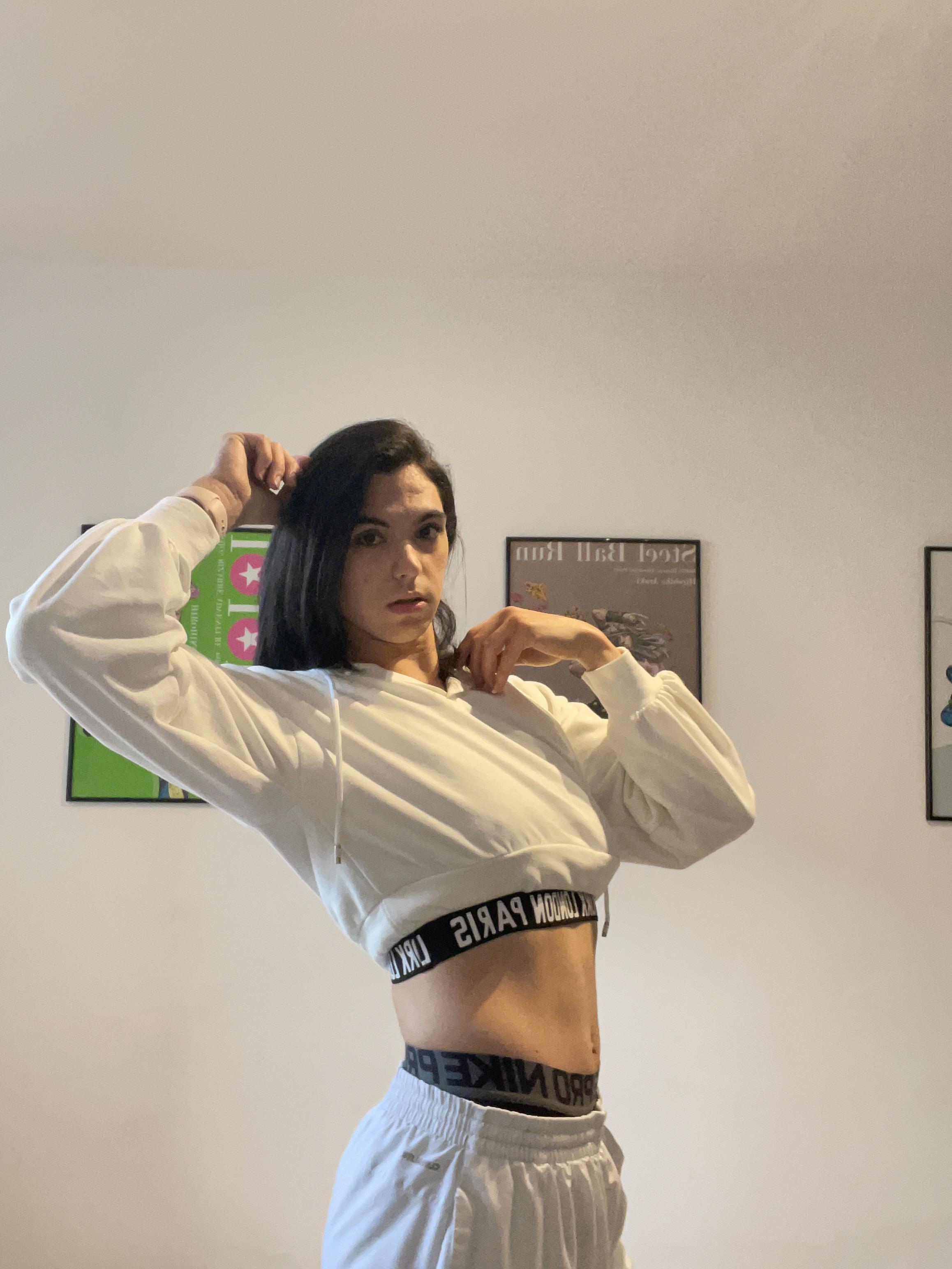 6 months HRT, I’m now confident enough to wear a crop top 😁 | Scrolller