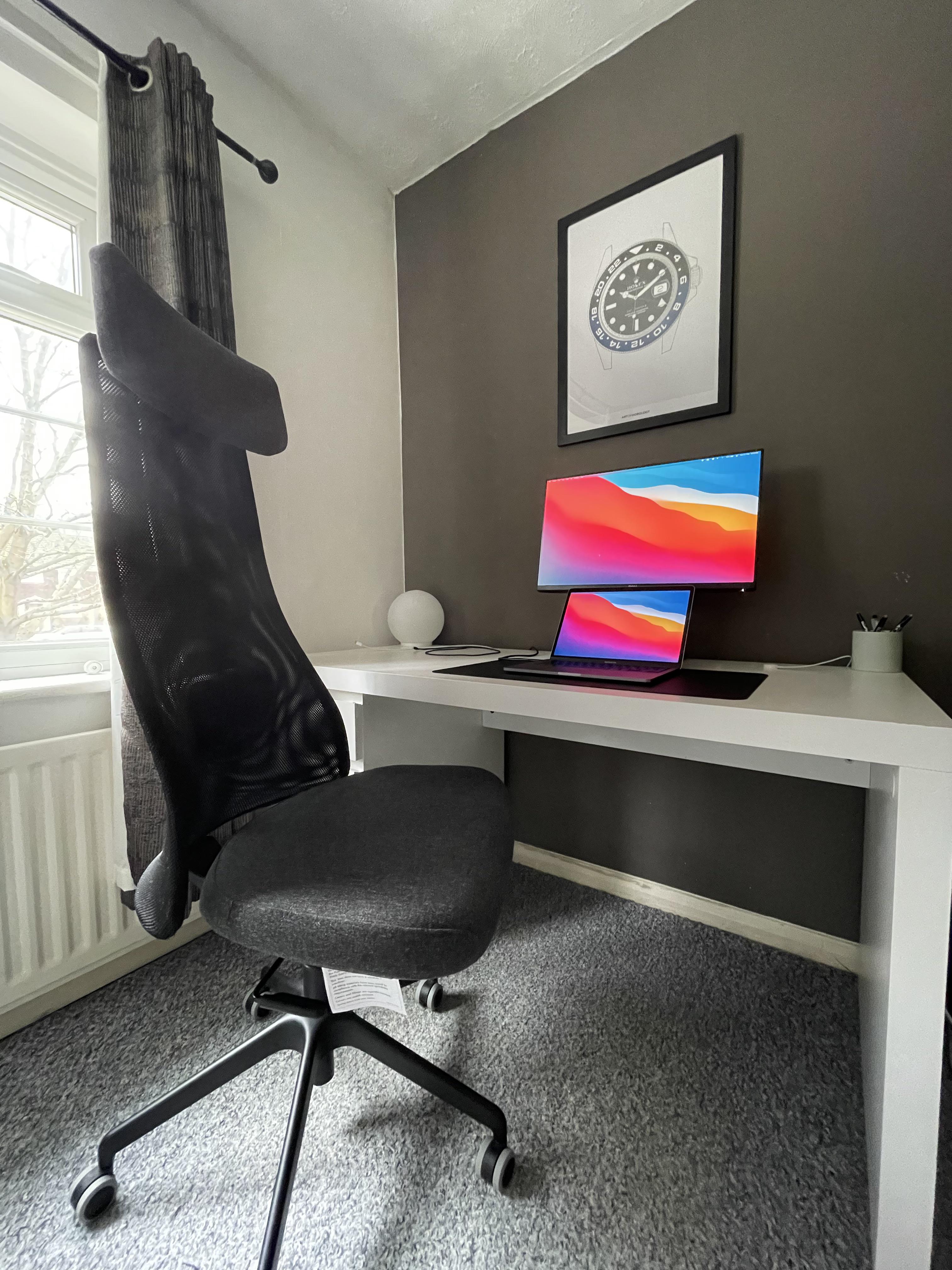 A 17 year olds M1 MacBook Pro setup updated with a new monitor! No more neck pain. | Scrolller