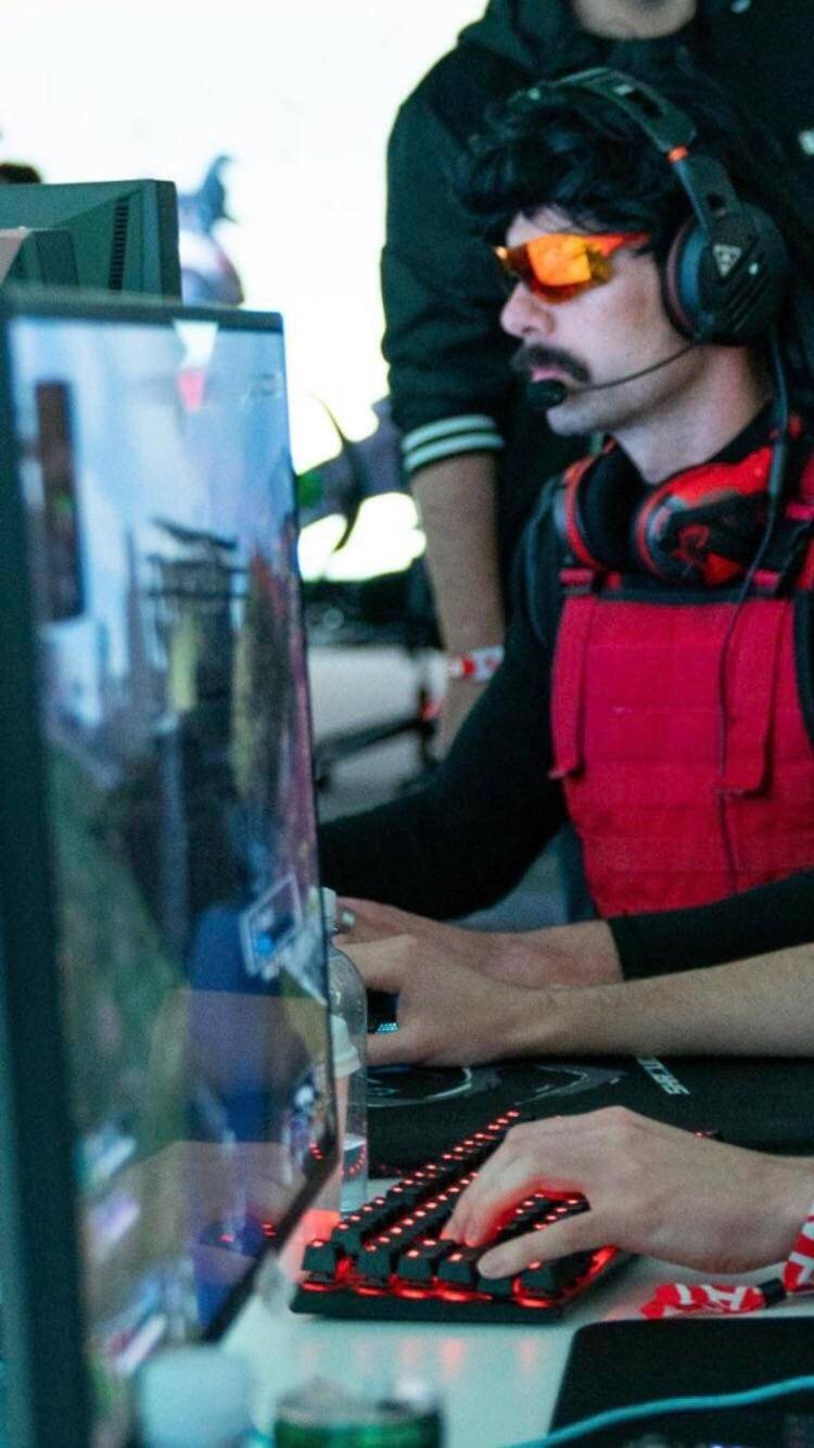 A collection of blurry screenshots (2/3) | Scrolller