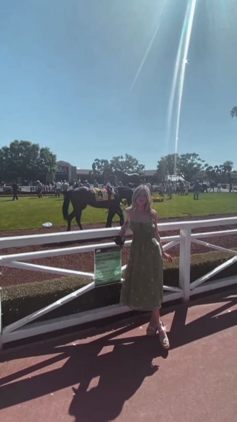 a day at the races | Scrolller