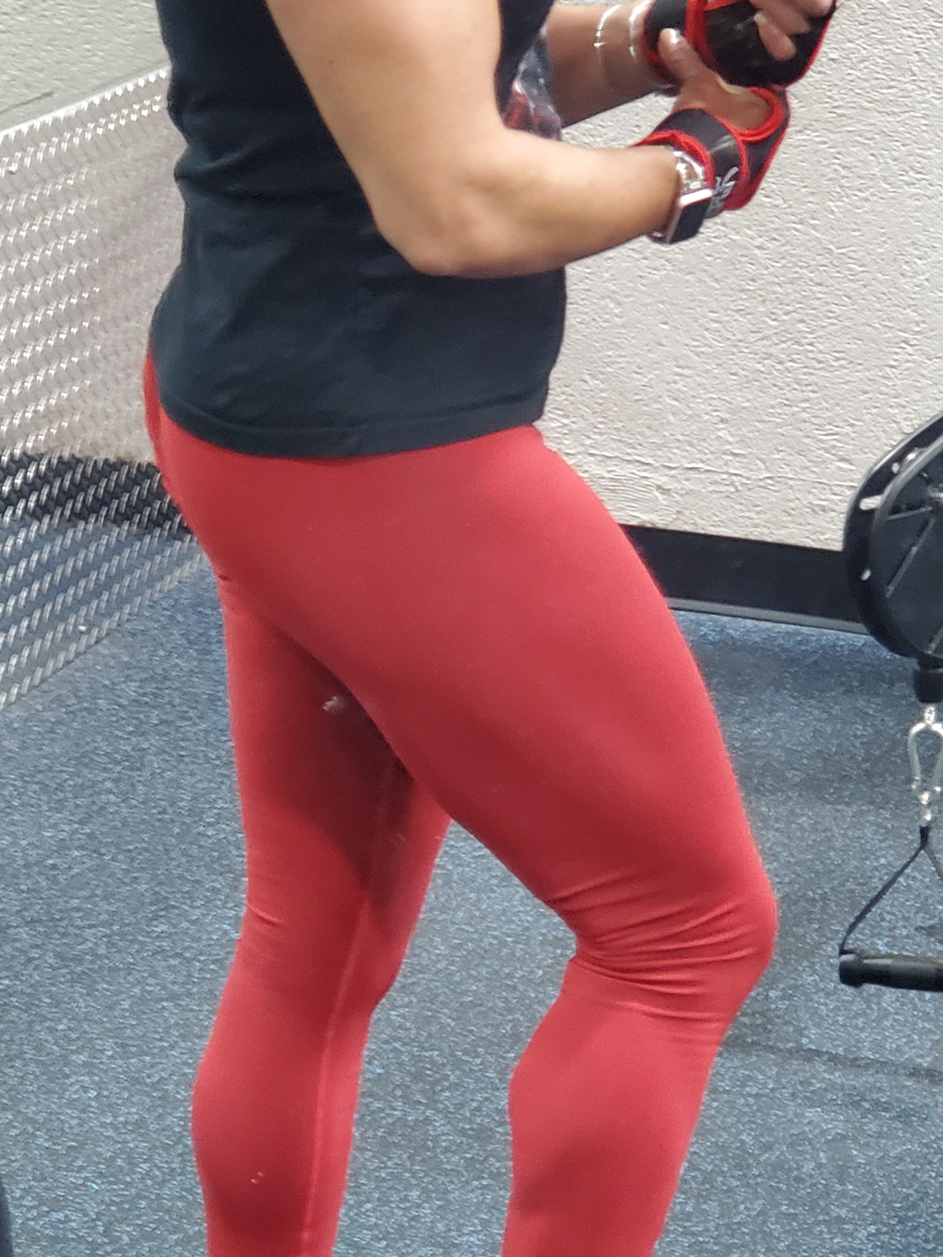 A GILF caught at Crunch Gym. | Scrolller