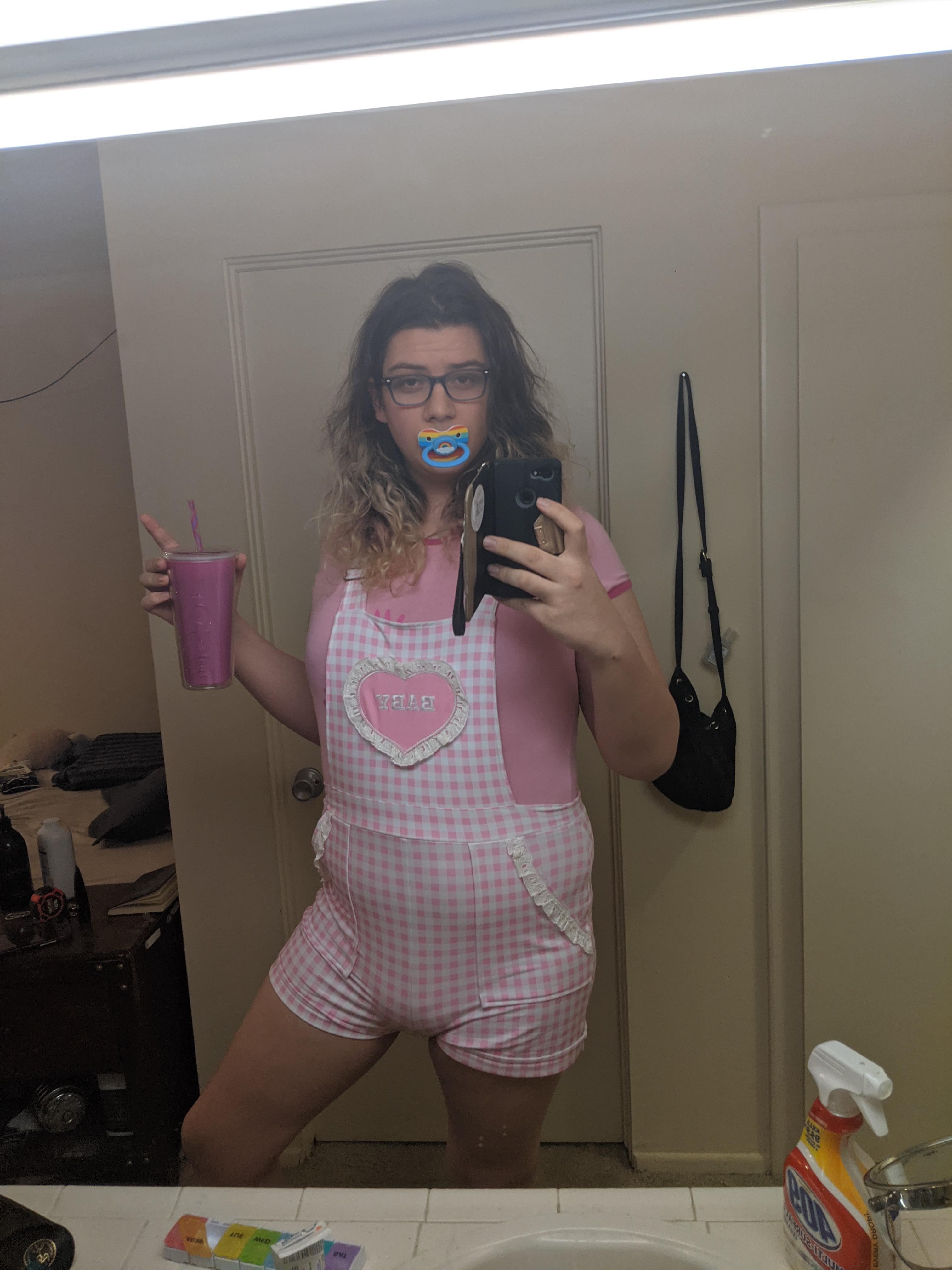 A girl her diaper, and her coffee, an inevitable combination. | Scrolller