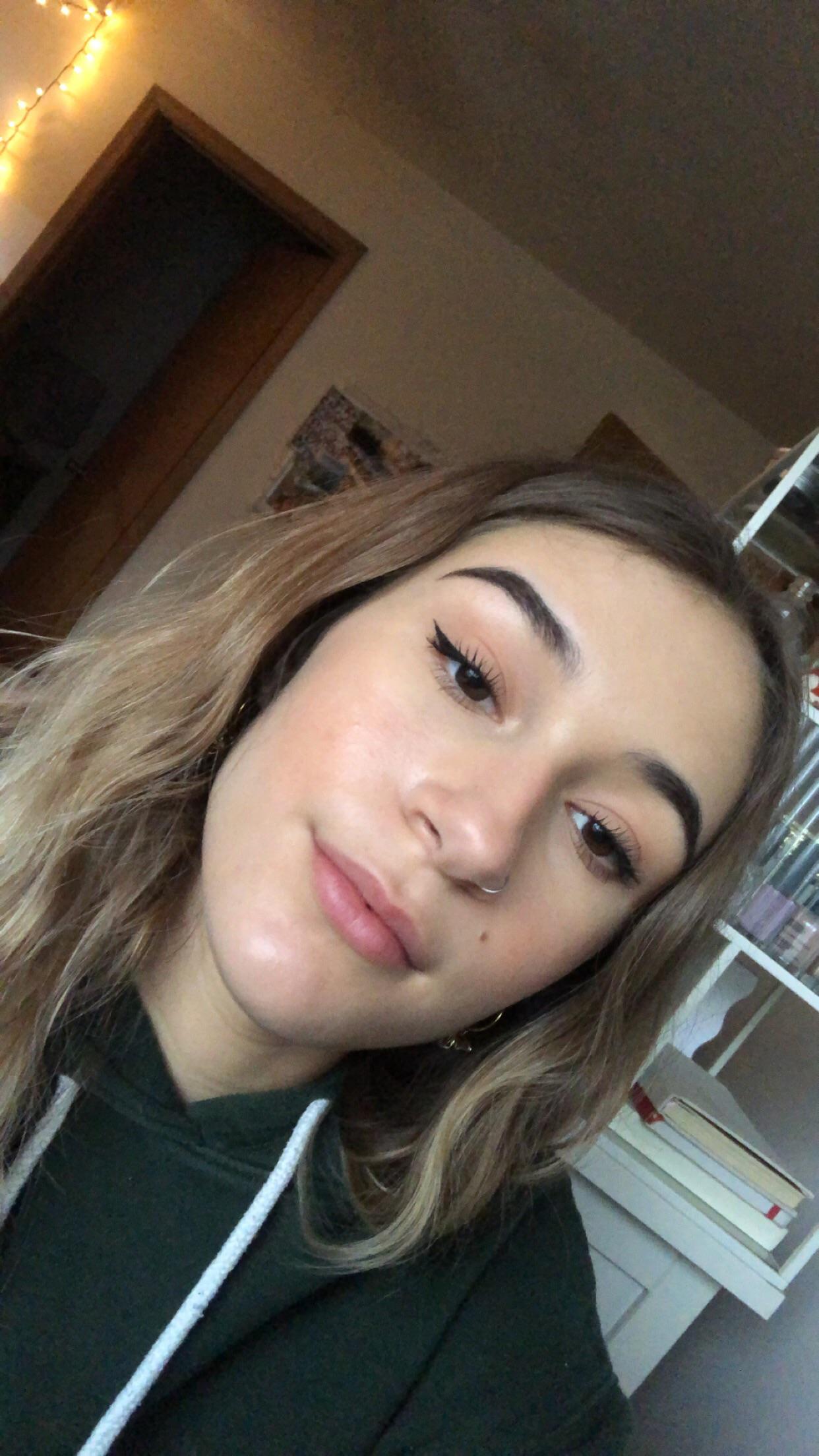 A Lil High And A Lotta Cute Scrolller