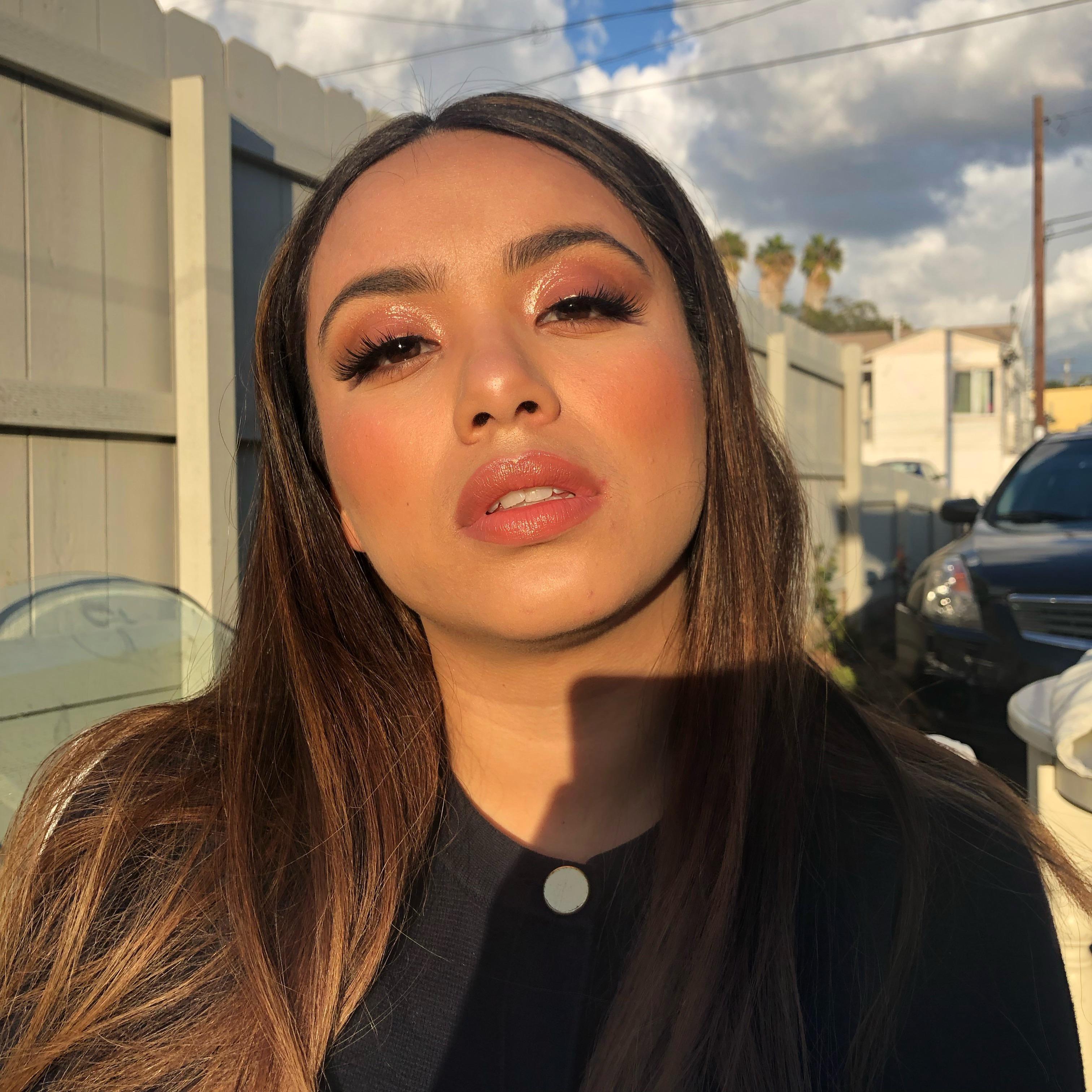 A little glowy moment 😌 | Scrolller