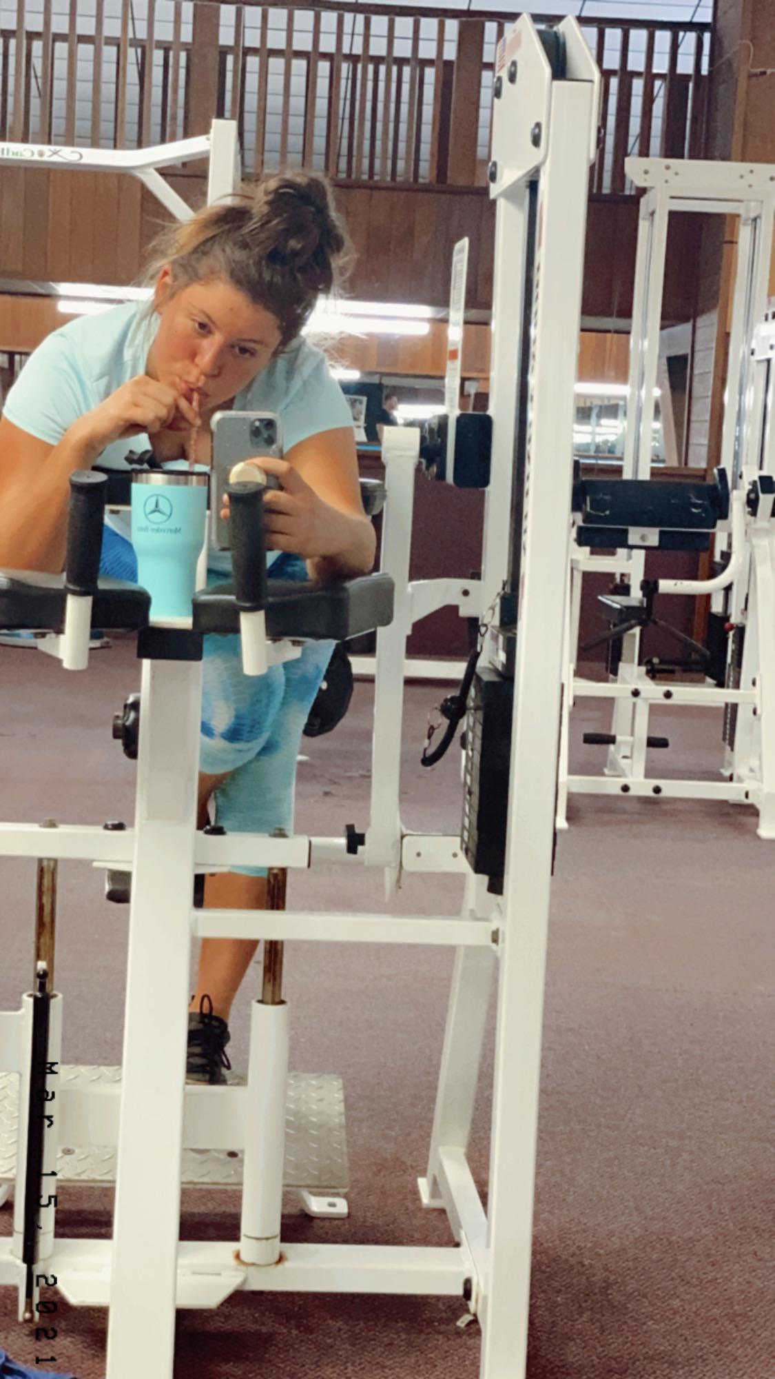 A little rest between sets | Scrolller