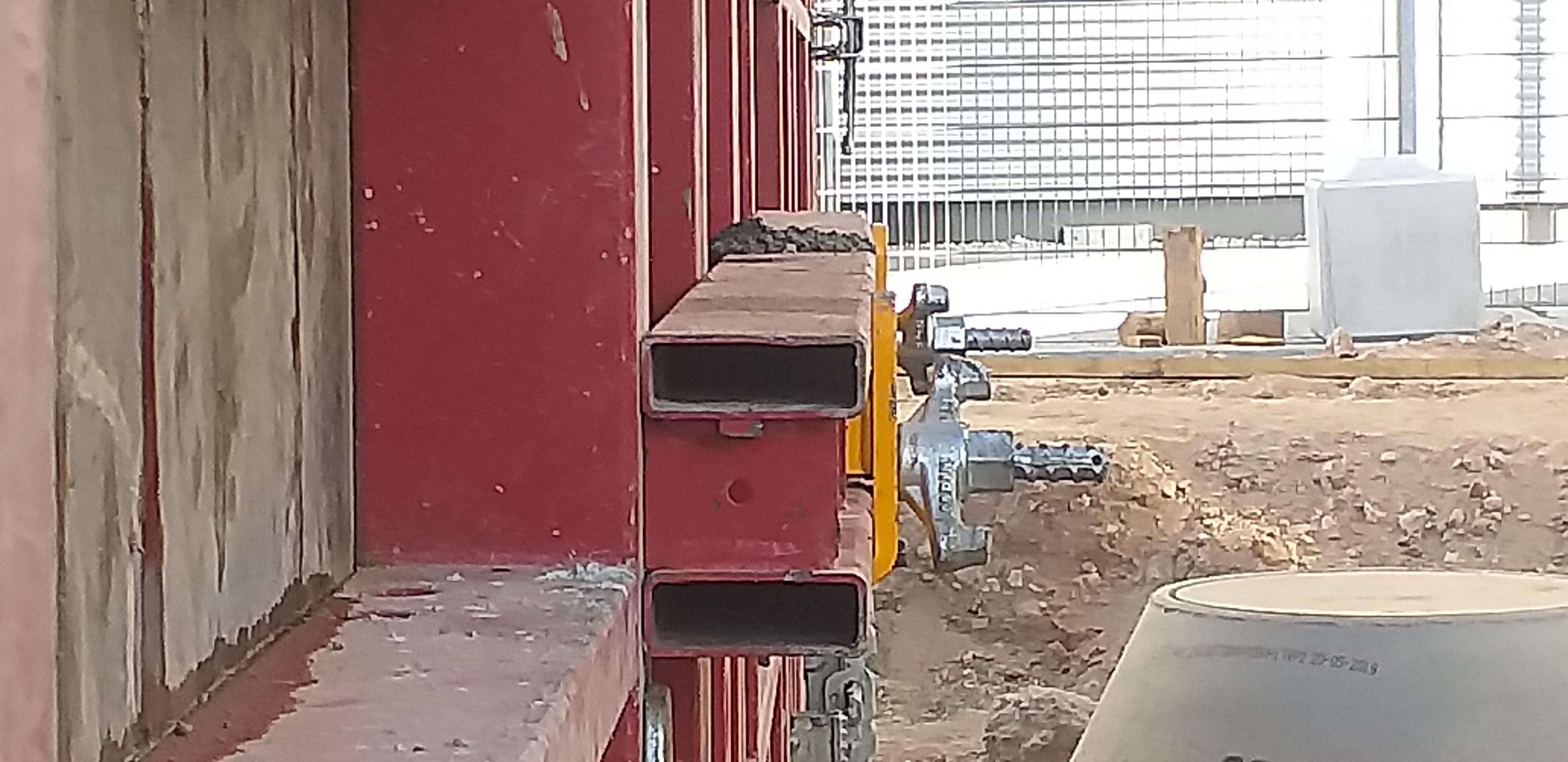 A little too much pressure from the concrete | Scrolller