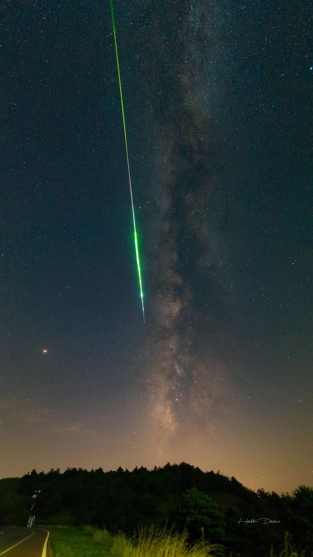 “A Perseid Fireball and the Milky Way” by Dandan Huang | Scrolller