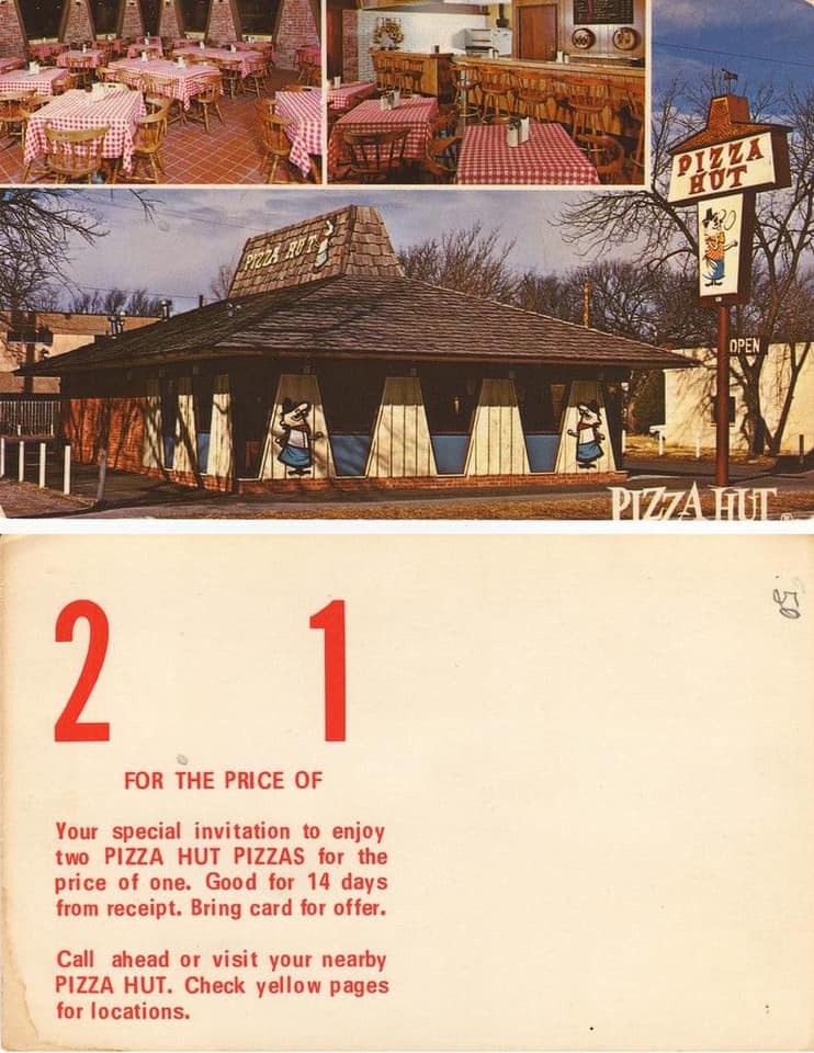 A Pizza Hut in the 1970s. | Scrolller