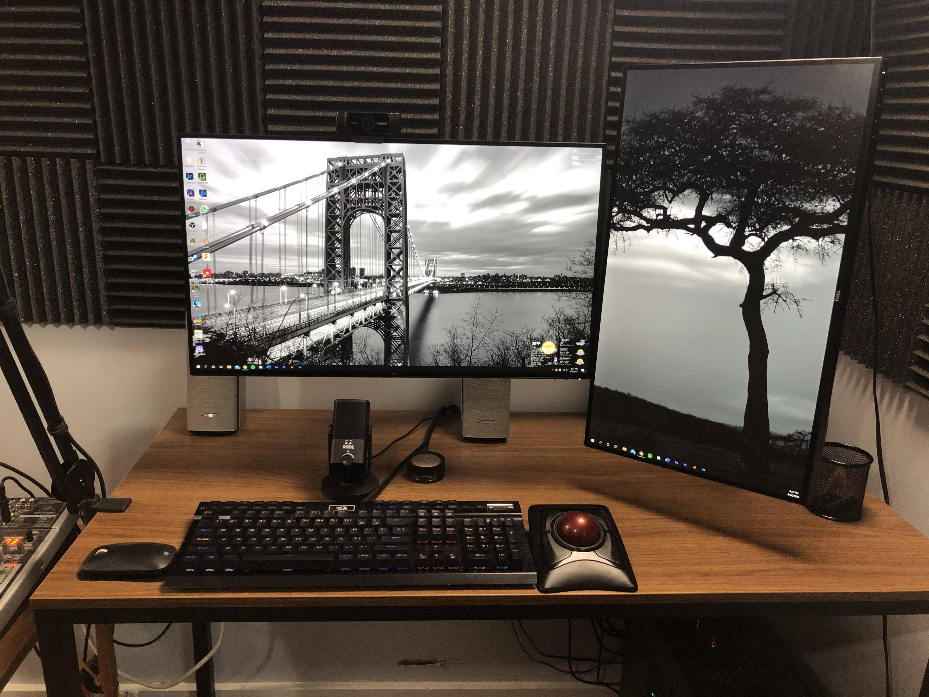 A quadriplegic’s desk setup | Scrolller