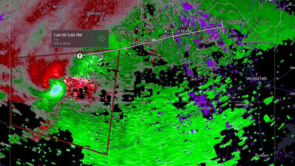 A rather impressive looking tornado vortex signature heading in the ...