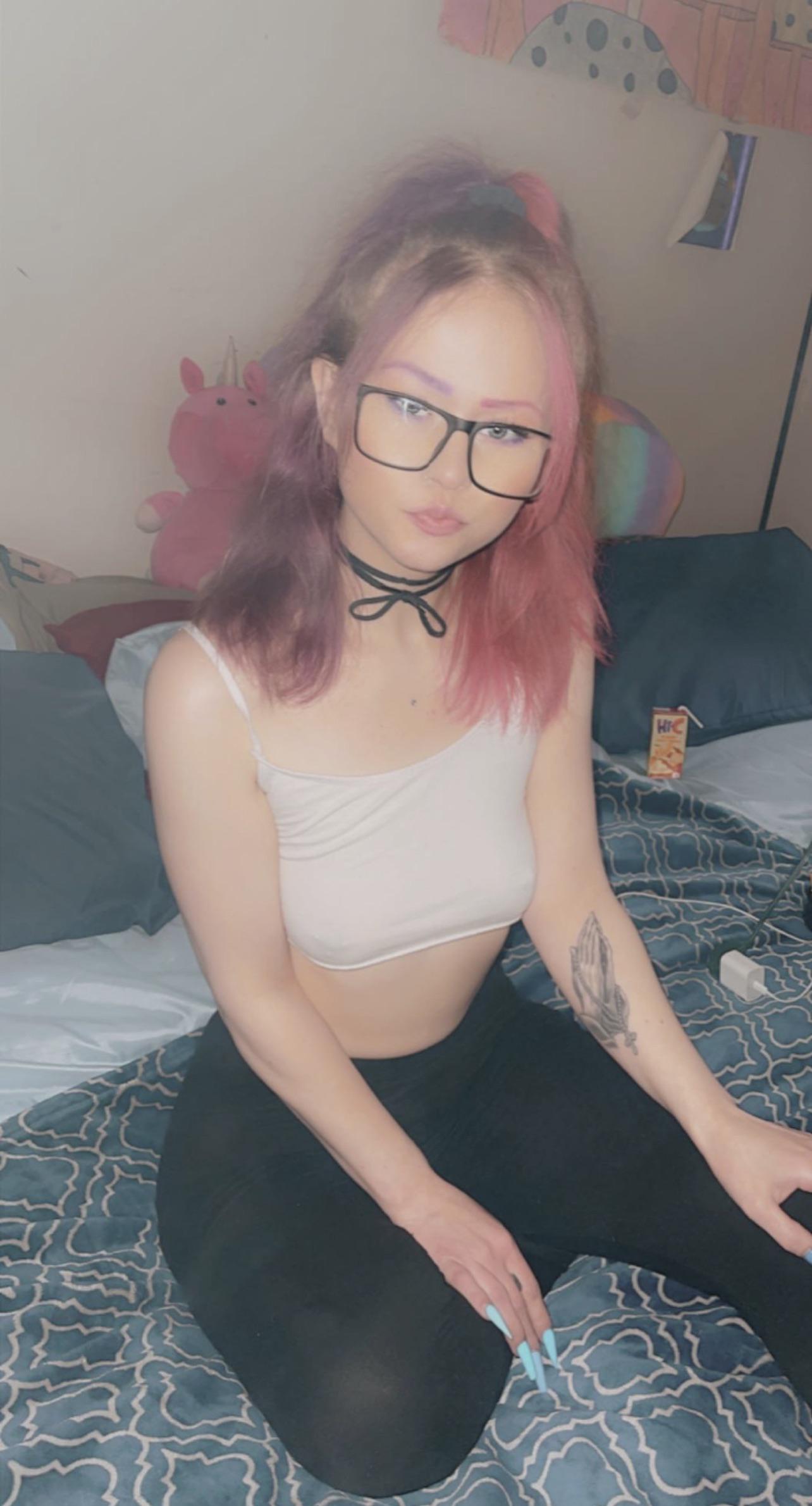 To the 6 who enjoy a simple Monday selfie | Scrolller