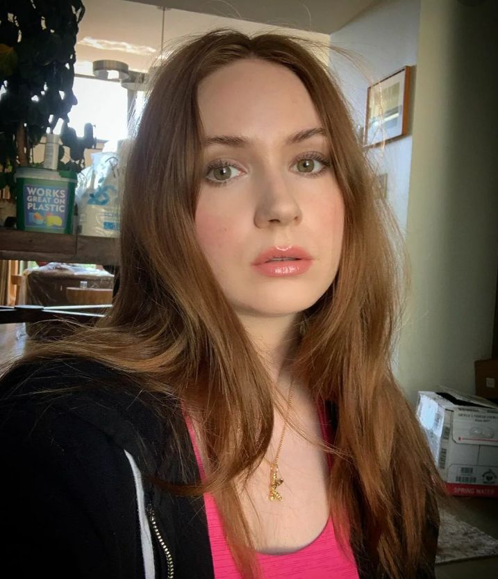 A sloppy blowjob from Karen Gillan would feel so good | Scrolller