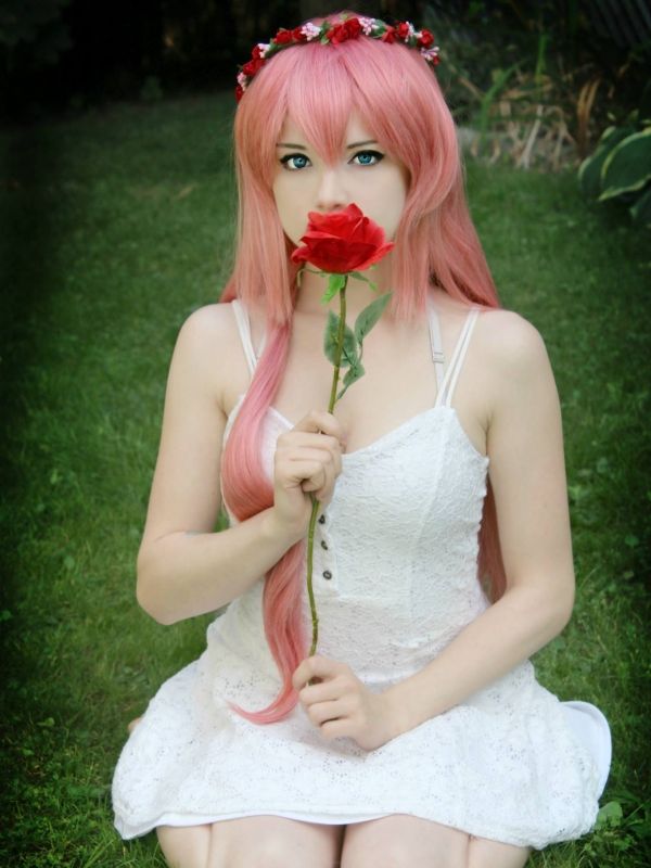 A very cute Megurine Luka | Scrolller