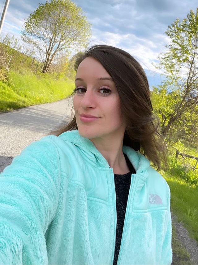 A walk with Jenna | Scrolller