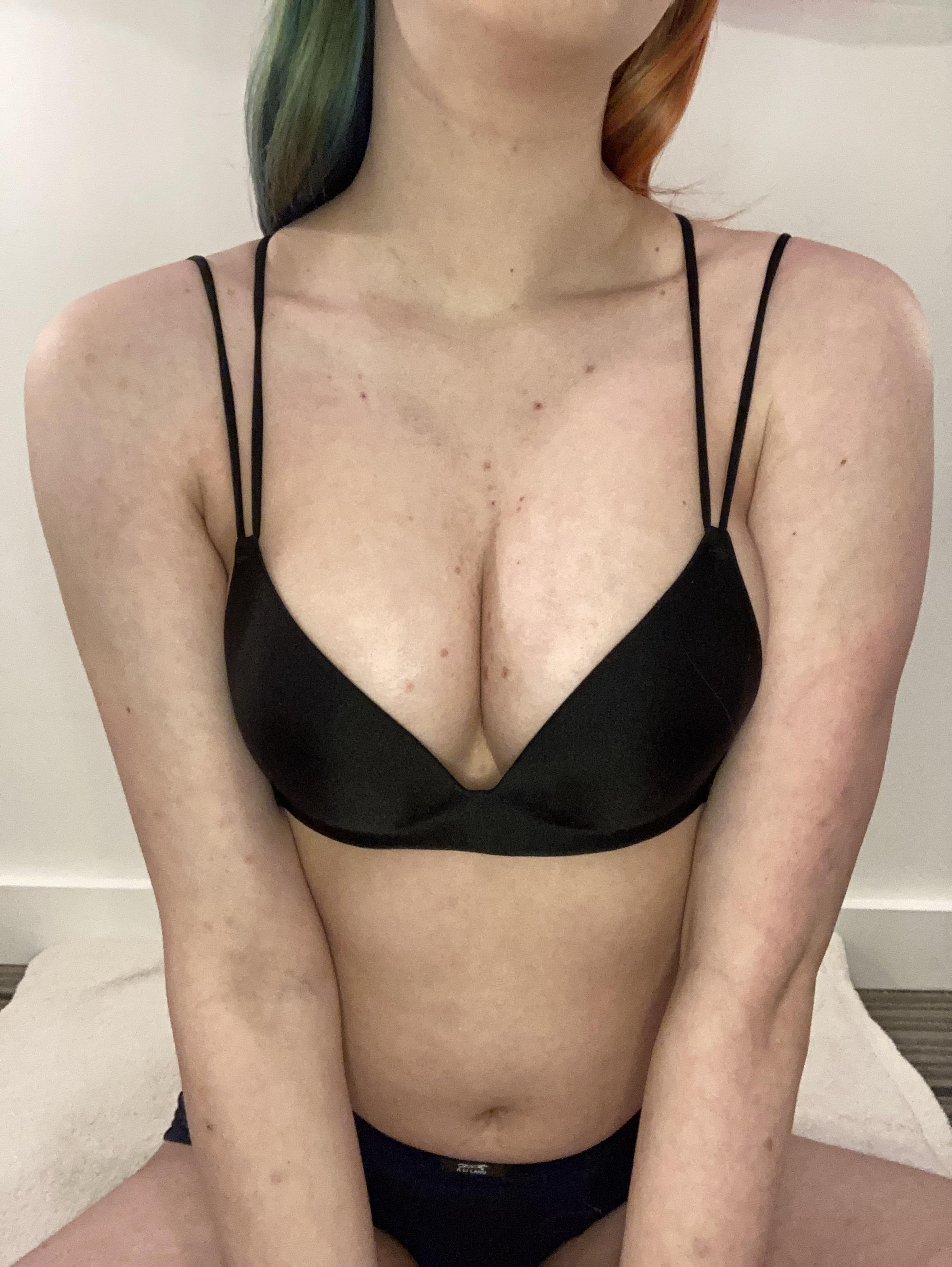 A way-too-small bra I got by accident! | Scrolller