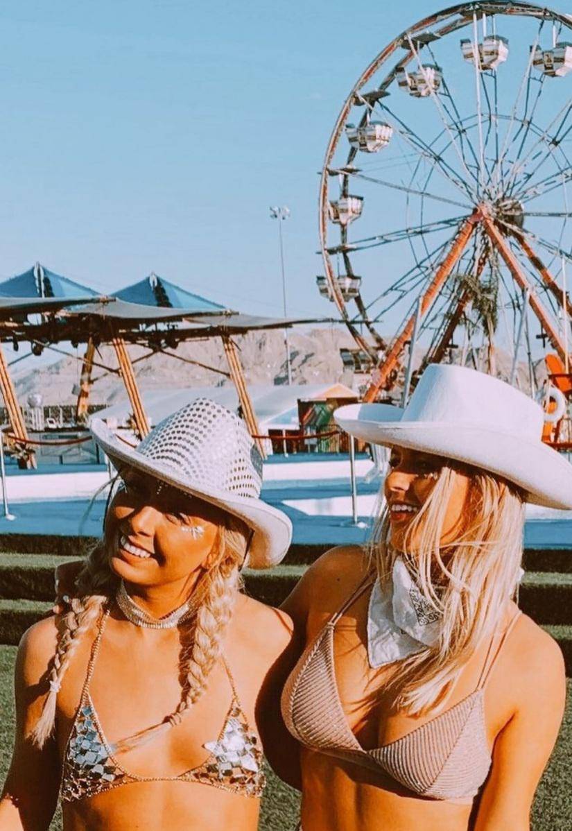 AAA cup vs DD cup | Scrolller