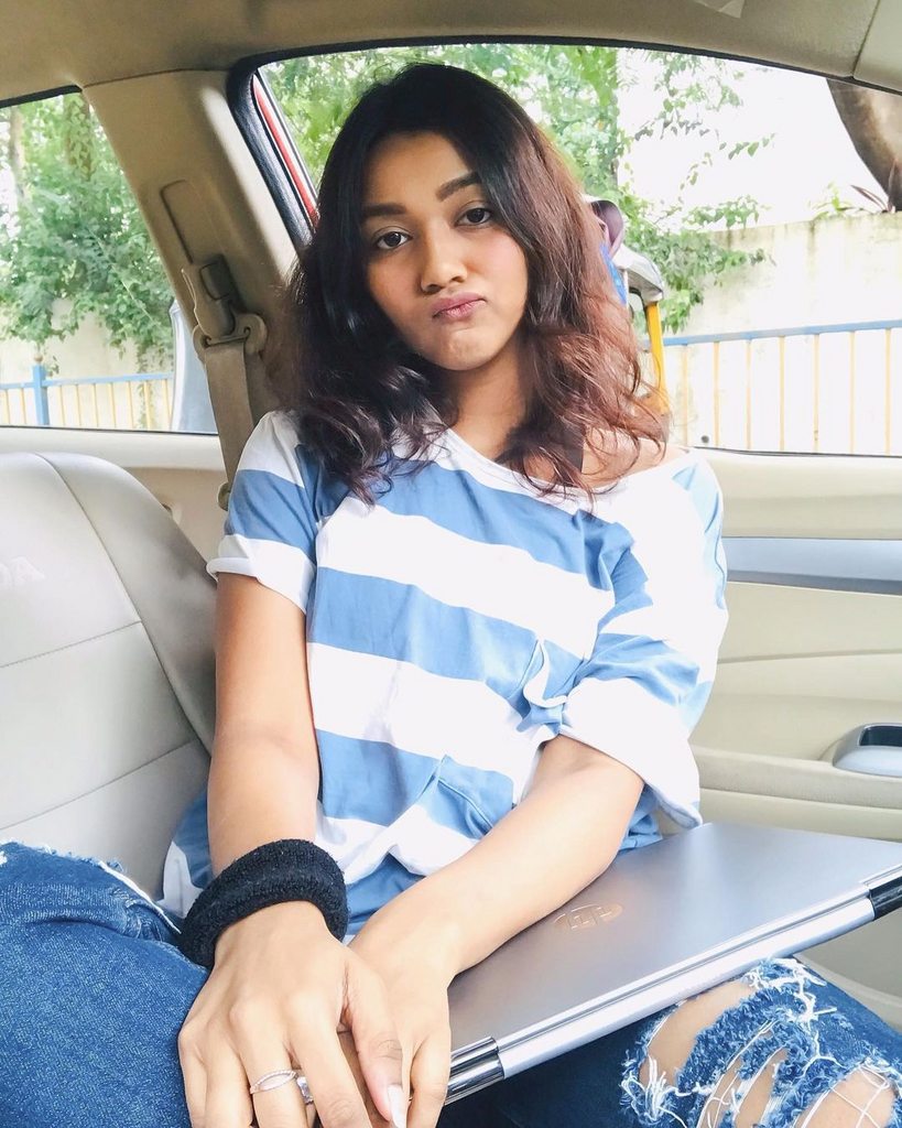 Aayushi Shah | Scrolller