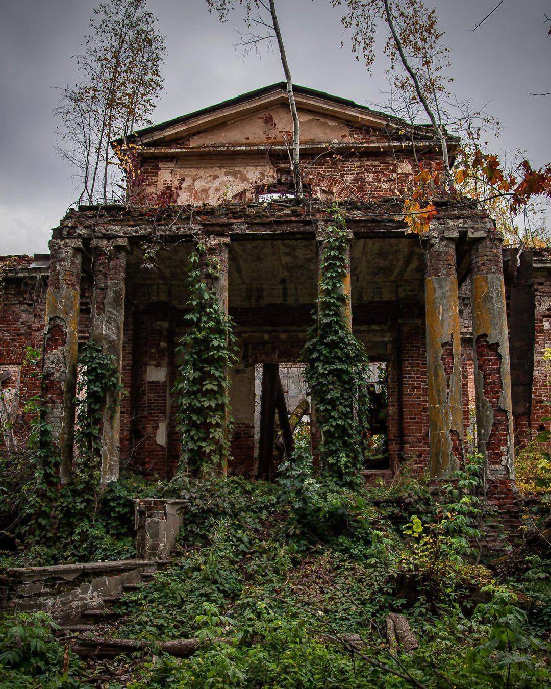 Abandoned and old house | Scrolller