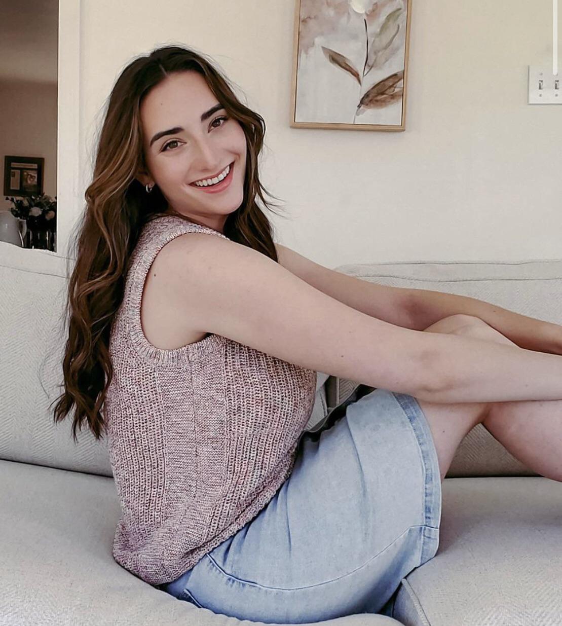 Abigail Sitting | Scrolller