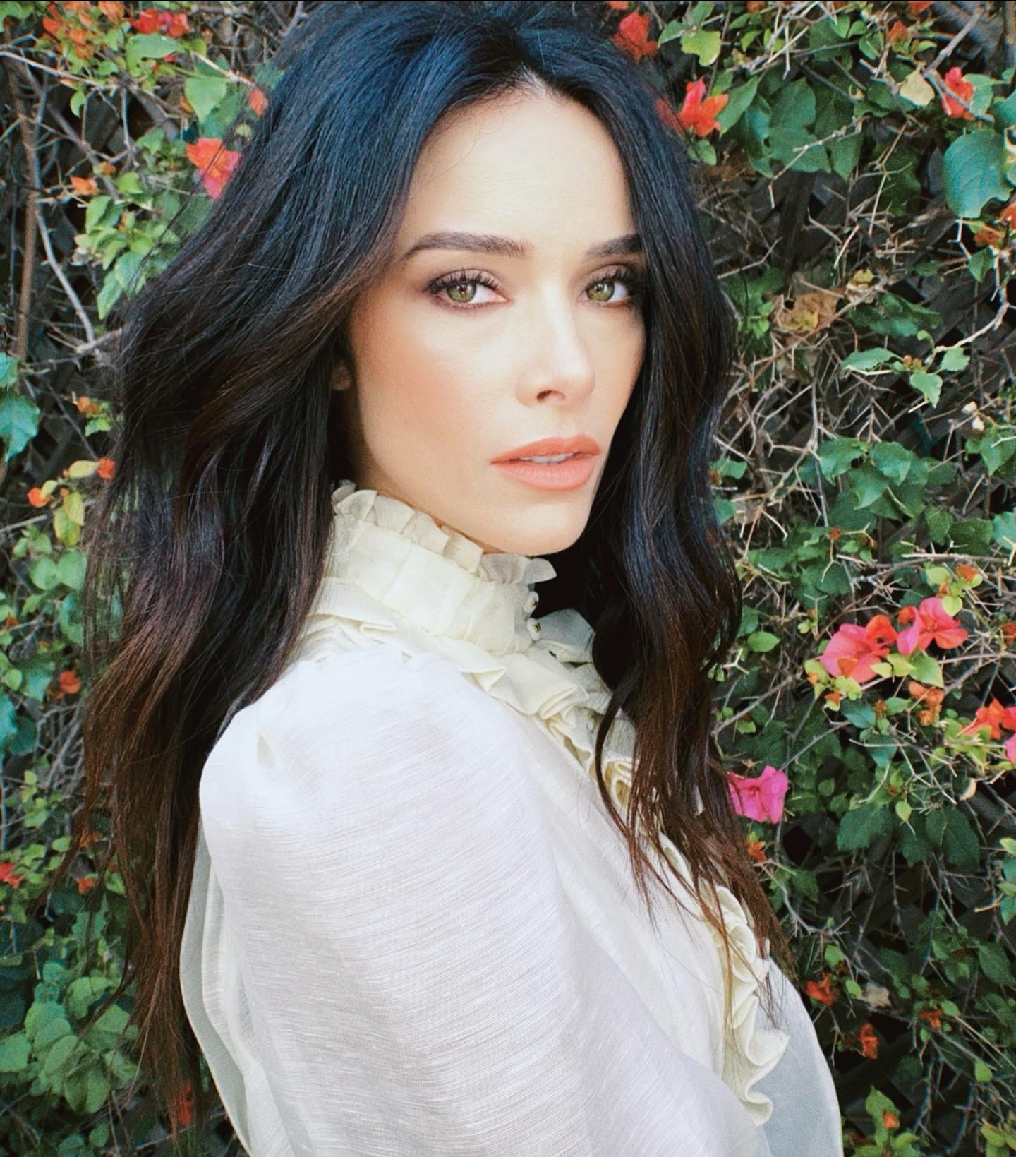 Abigail Spencer got them delicious lips you just want to face fuck | Scrolller