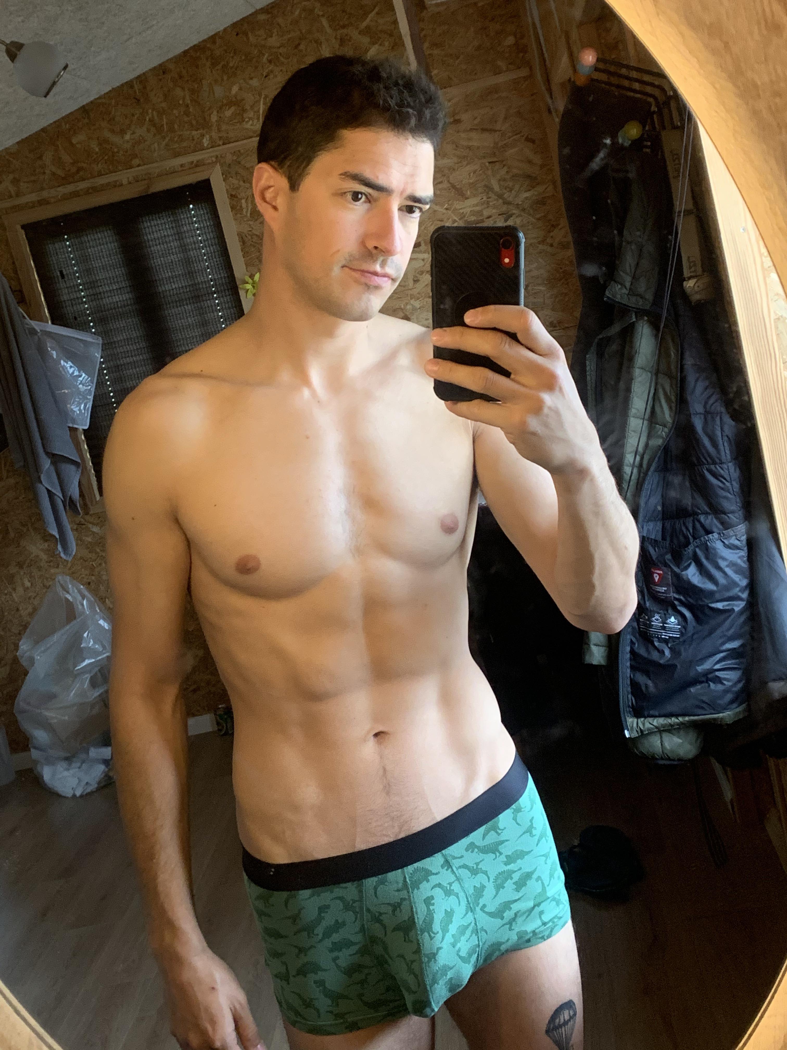 Abs with nice lighting 😁 | Scrolller