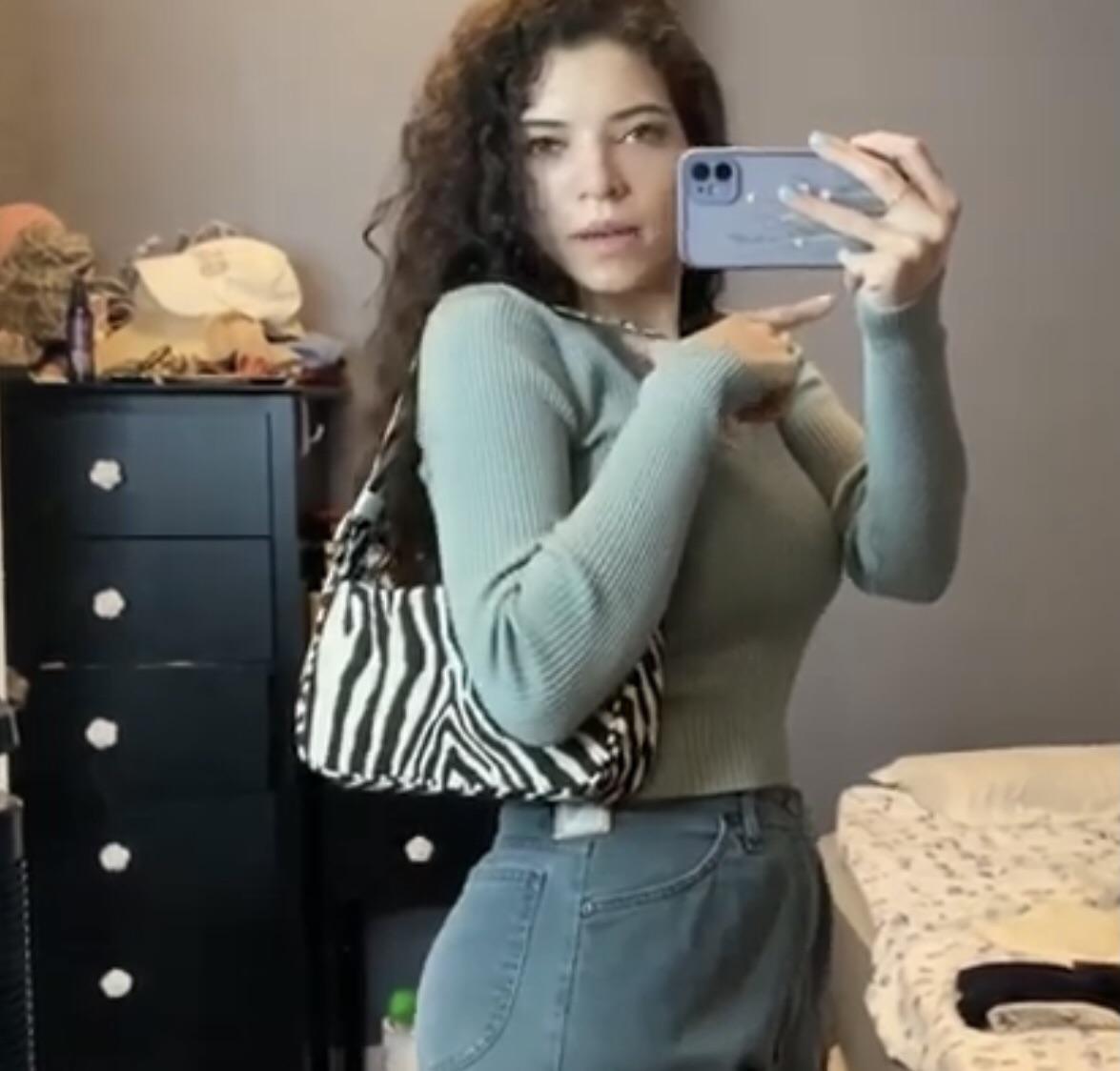 Absolute GODDESS | Scrolller