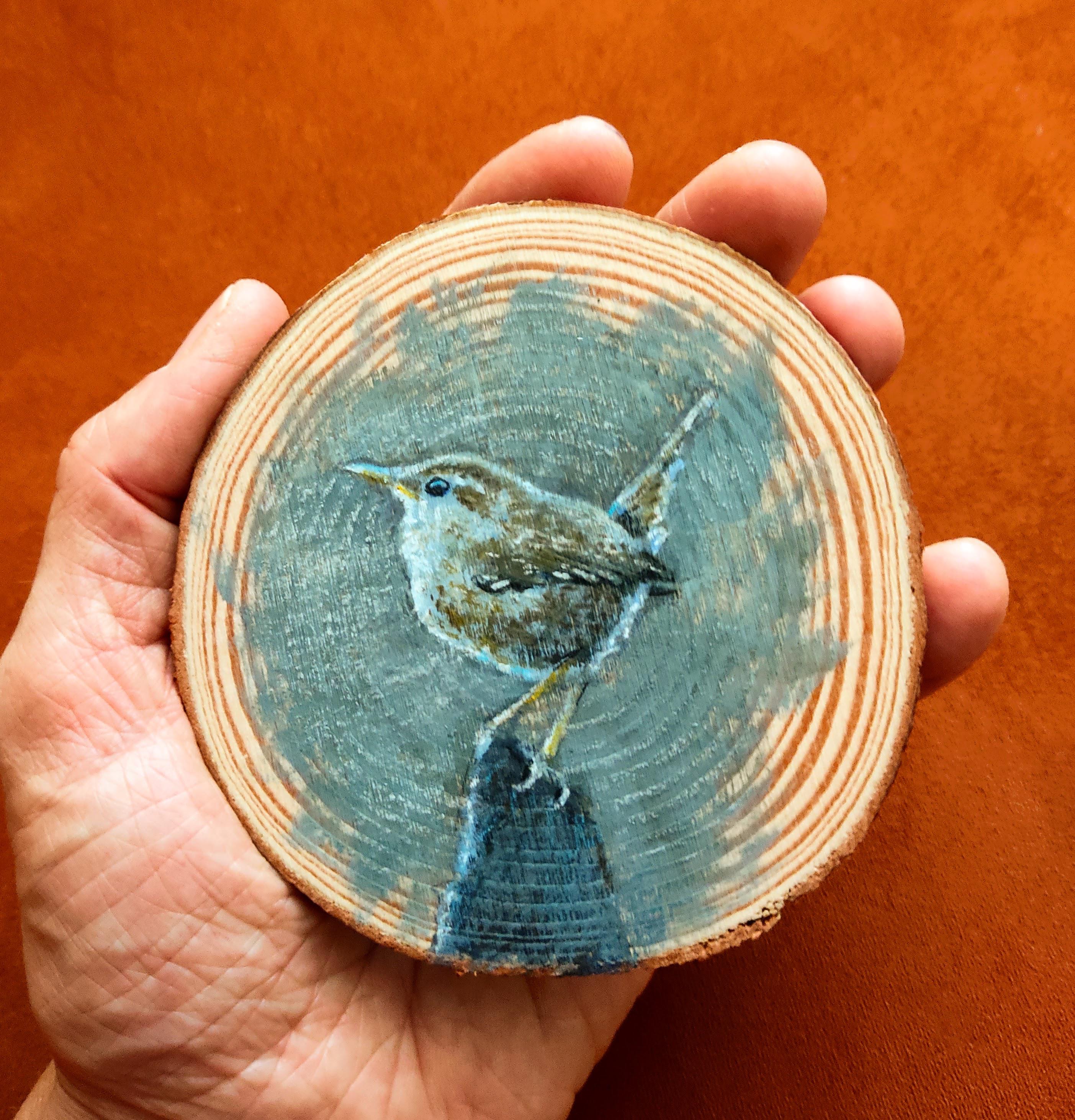 Acrylic painting of an Eurasian Wren on a piece of wood | Scrolller