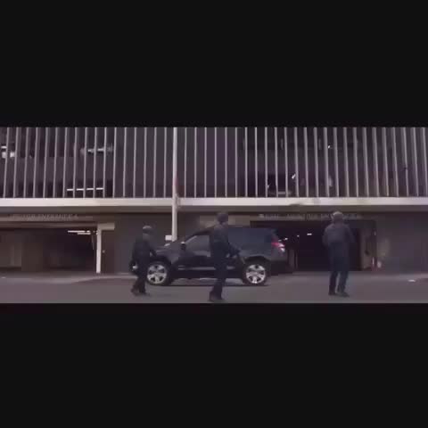 Action scenes 101 | Scrolller