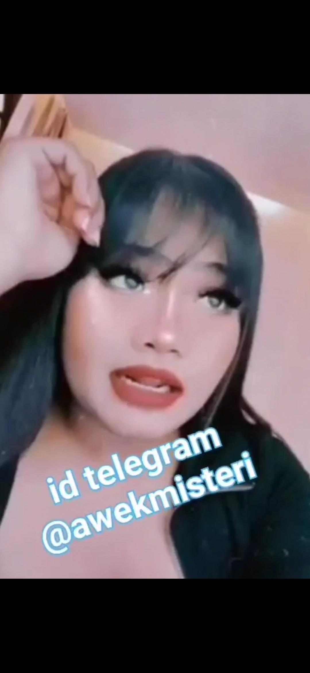 Ada koleksi video awek ni x? | Scrolller