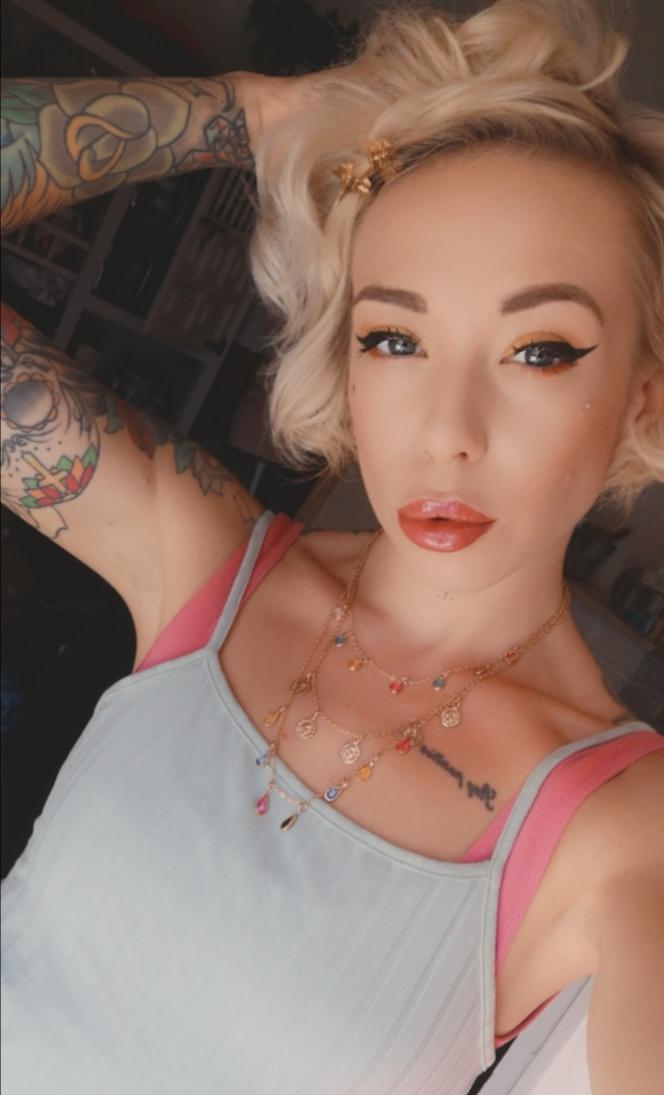 Adding my face to the feed | Scrolller