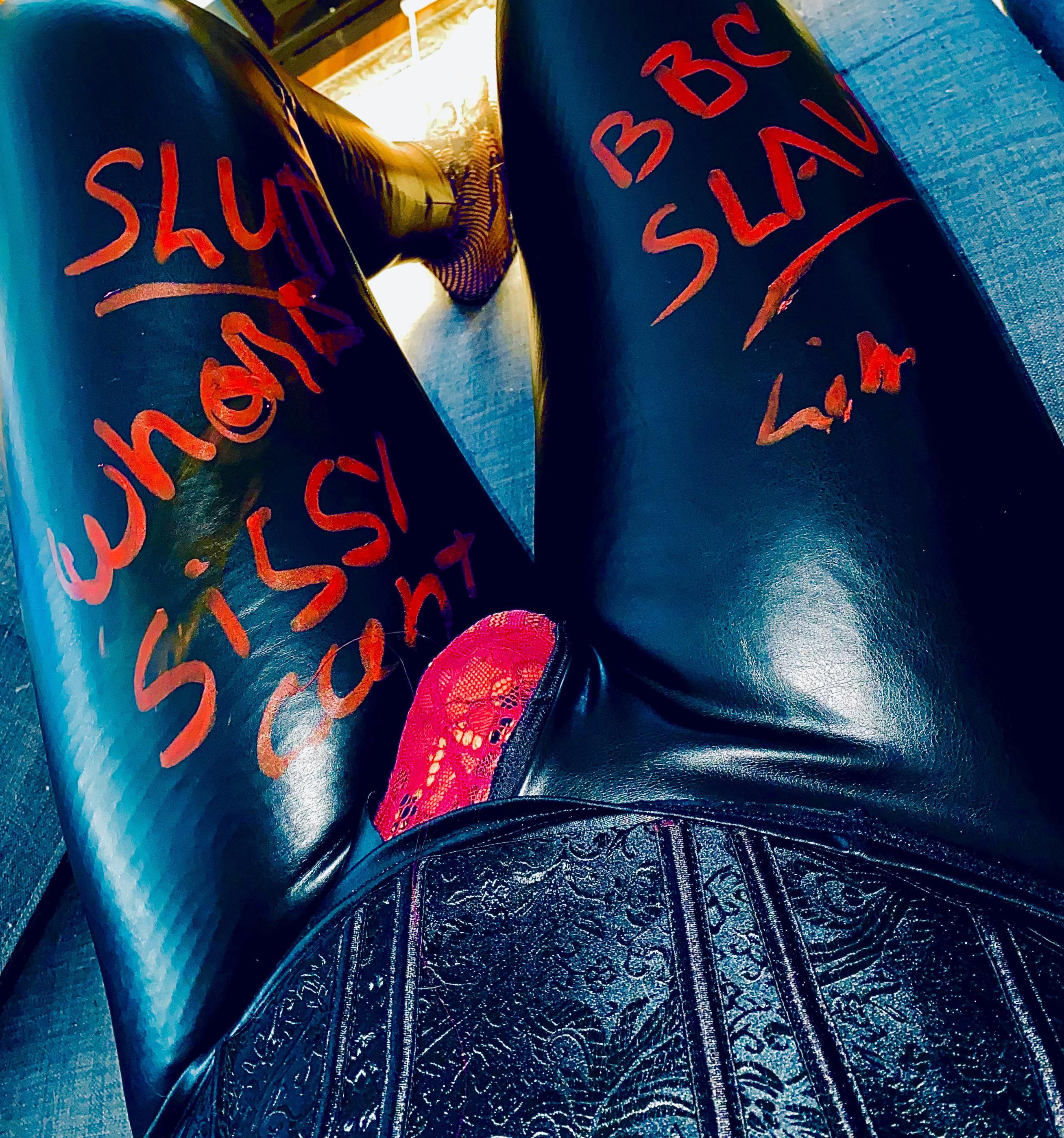 After I put on my lipstick I decided to enjoy a little self degradation during my last cam show ...