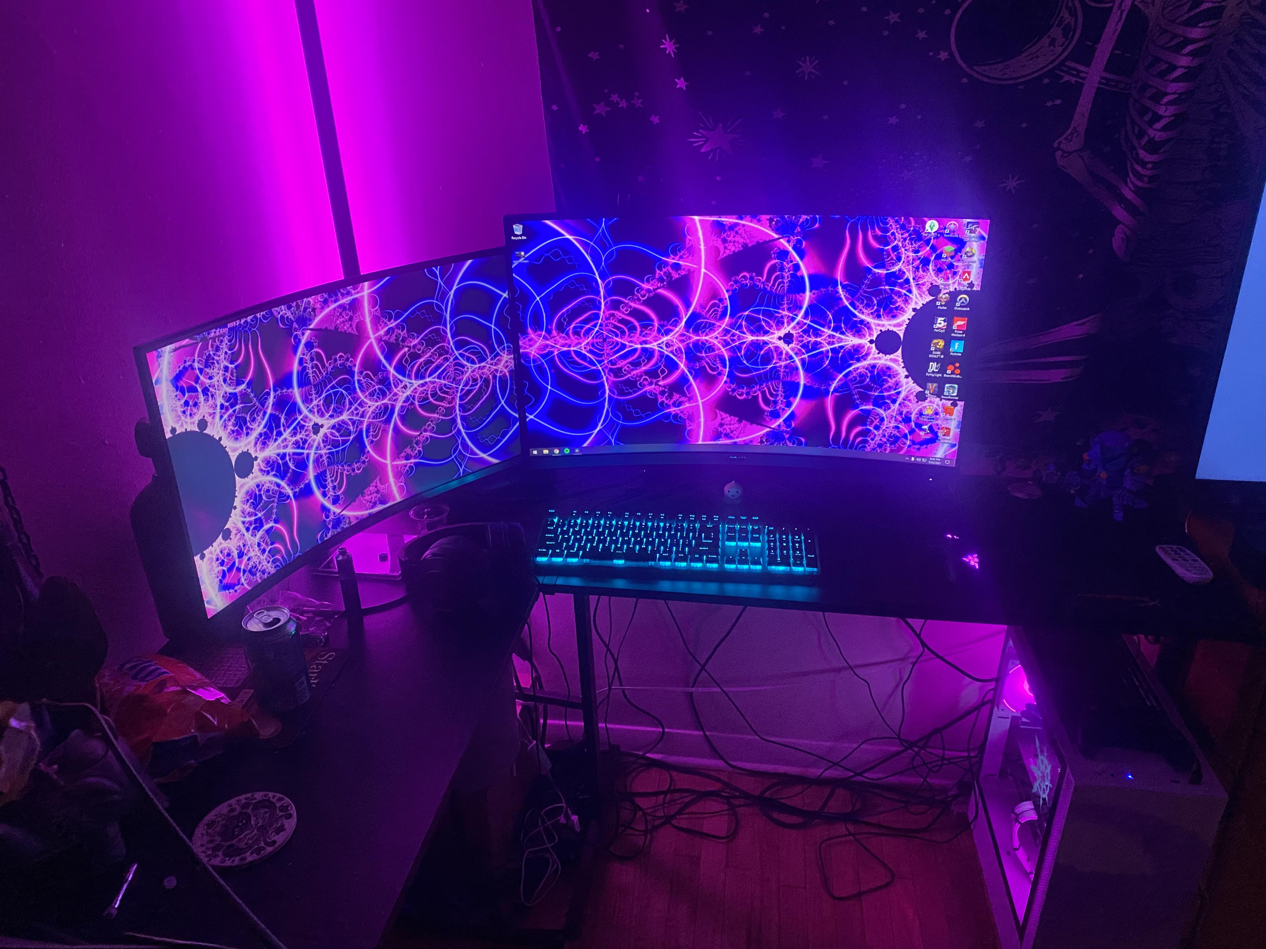 After nearly 20 years I’ve finally got a PC again. I’ll eventually manage my cables. :) | Scrolller