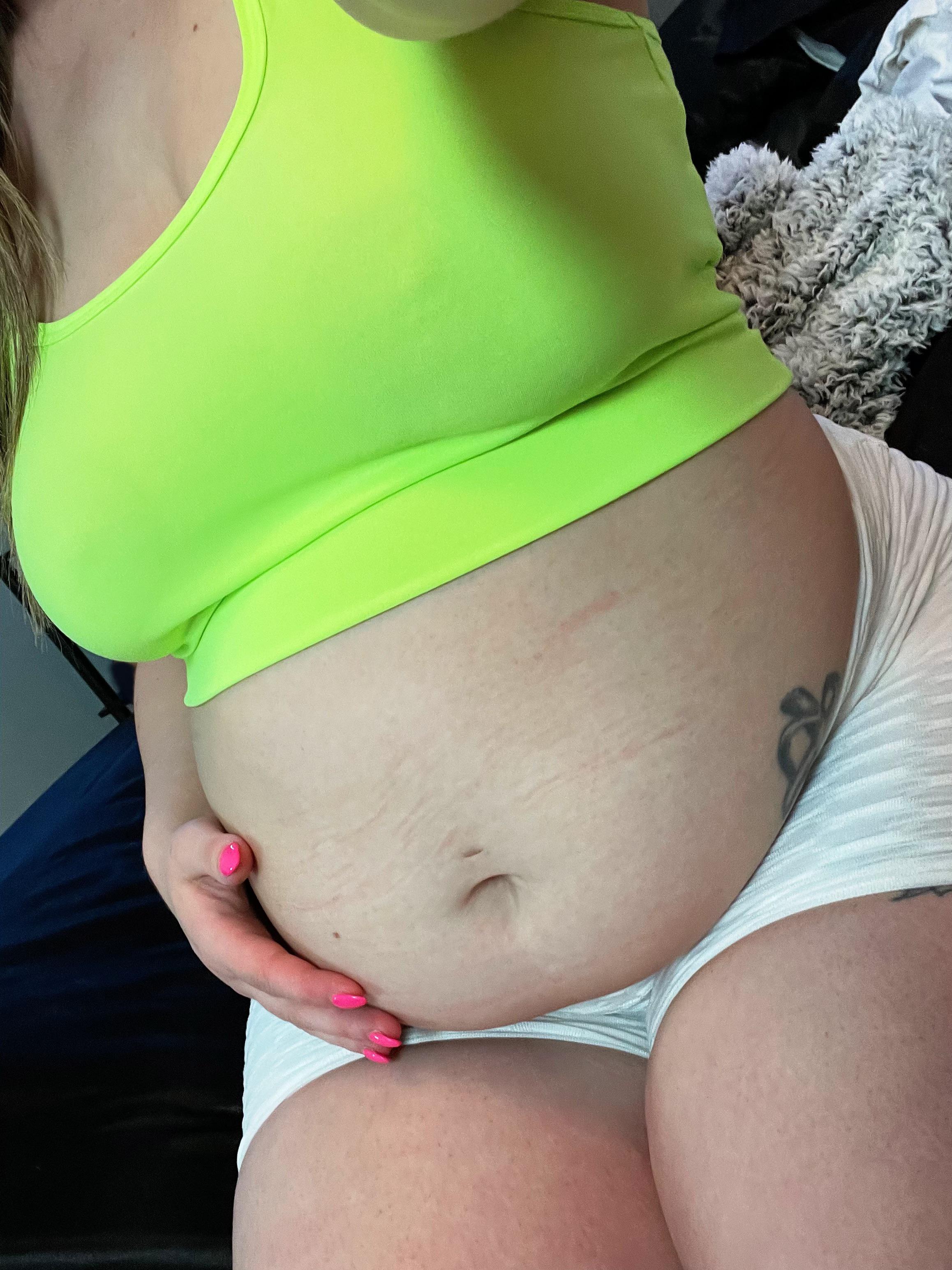 After stuffing my belly 🥵 | Scrolller