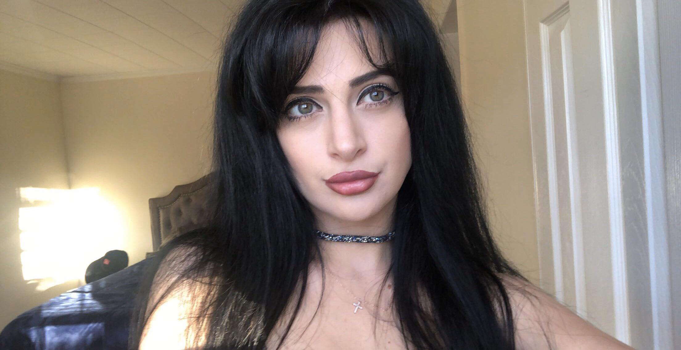 (Age 26) home | Scrolller