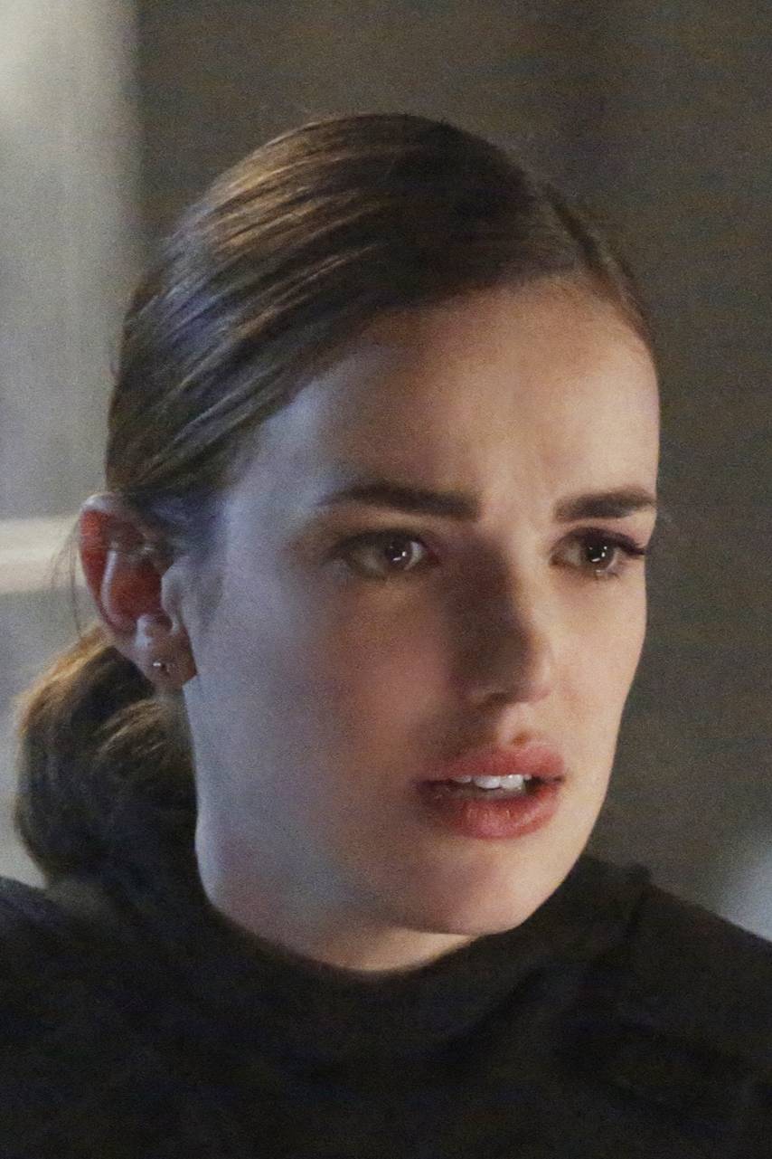 [Agents of Shield] - Elizabeth Henstridge is so beautiful | Scrolller