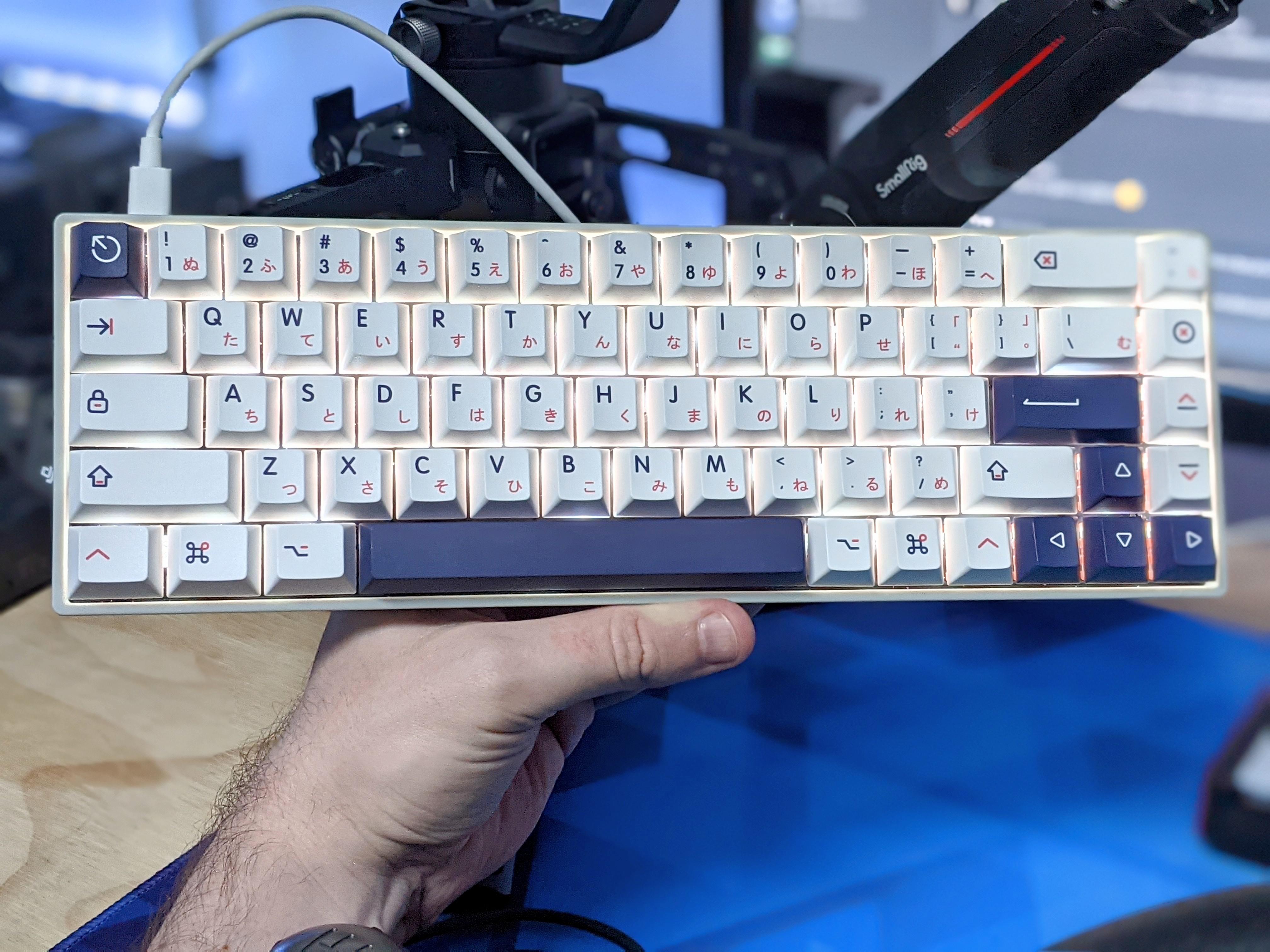 Akko 3068 BT 5.0 with clone Kon Mono's | Scrolller