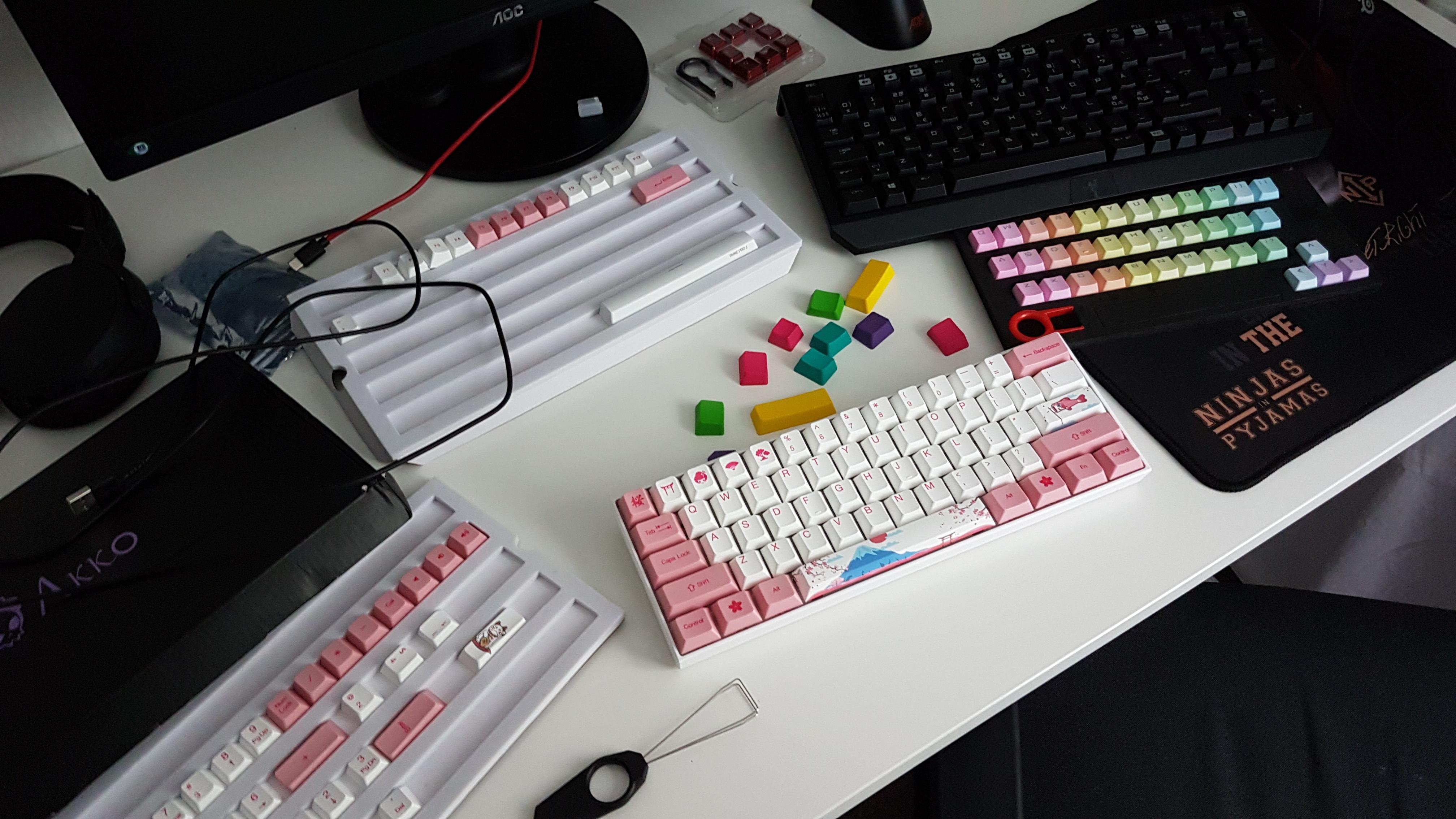 Akko world tour keycaps looks sick on the anne pro 2! | Scrolller