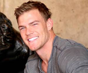 Alan Ritchson | Scrolller