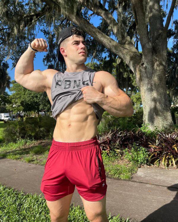 Alex Gibson | Scrolller