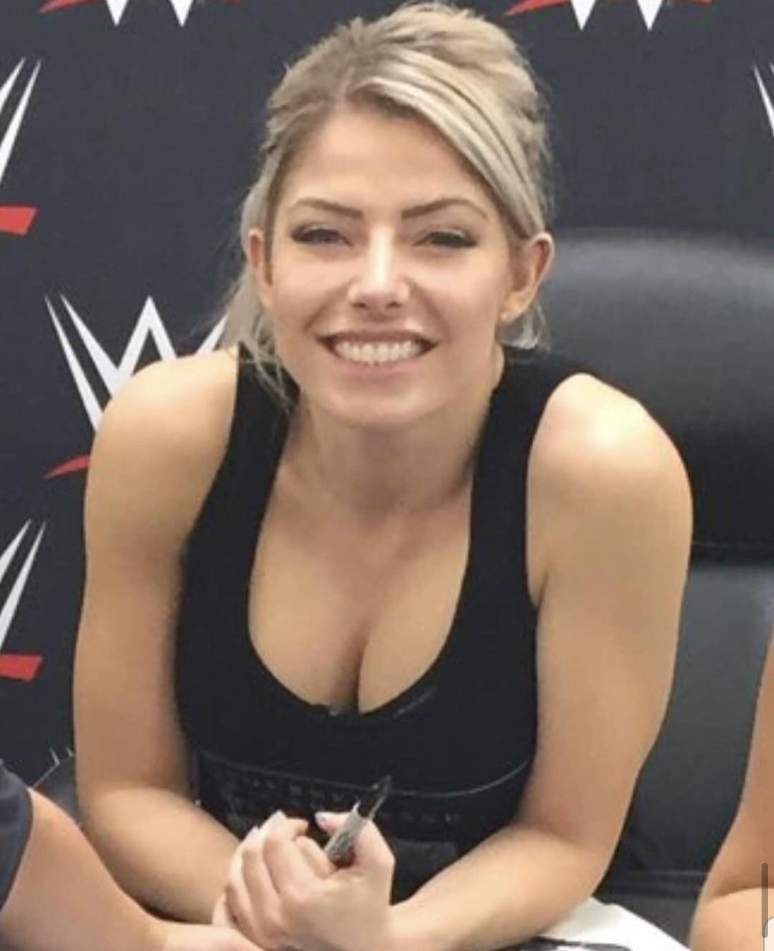 Alexa 🥰 | Scrolller