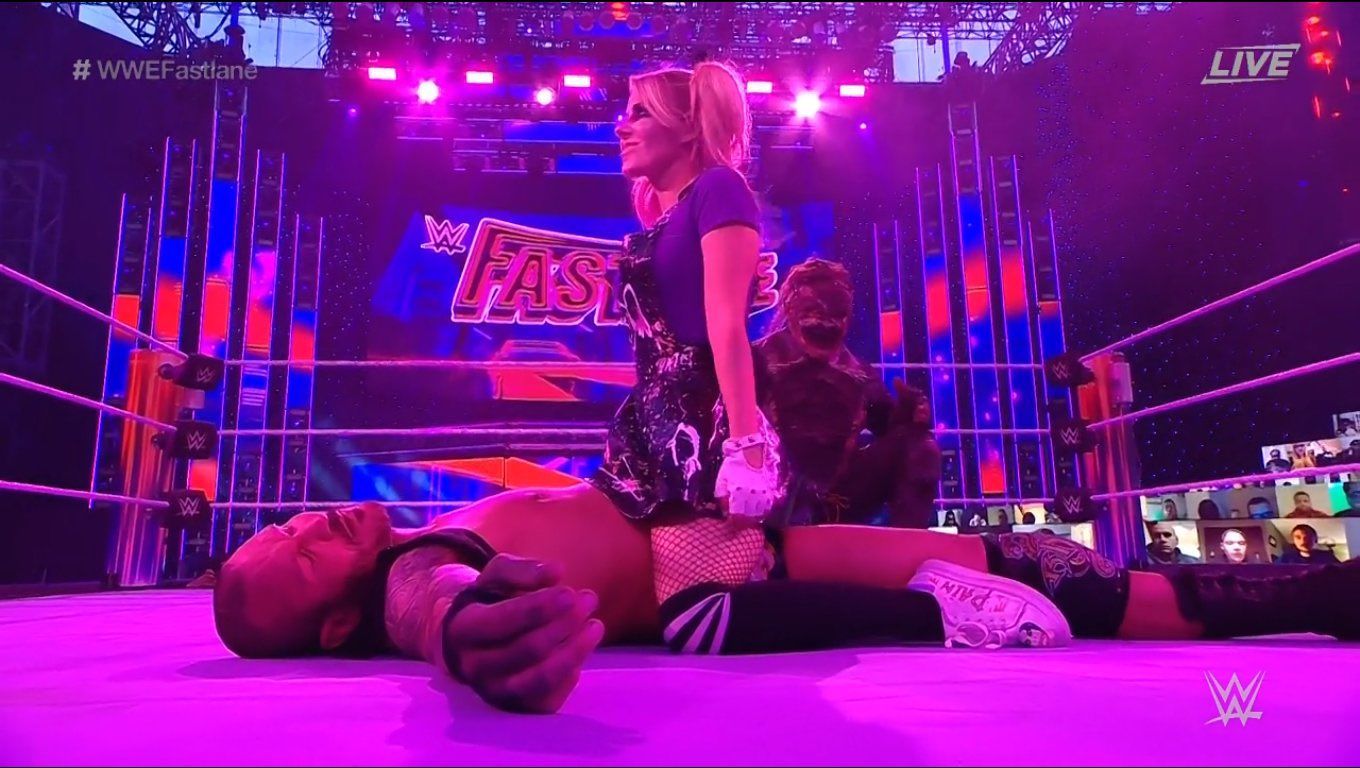 Alexa mounting Randy | Scrolller