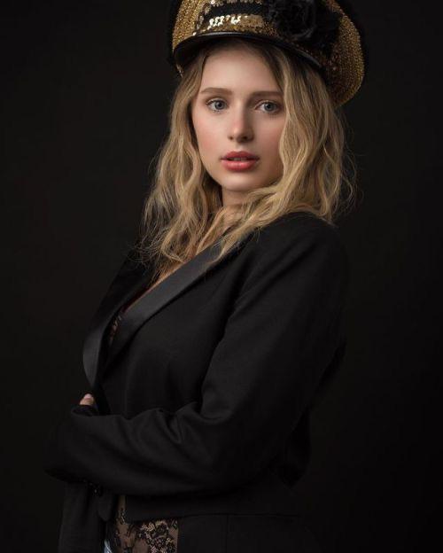 Alexandra Beaton | Scrolller