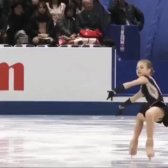 Sasha Trusova doing the dio pose | Scrolller