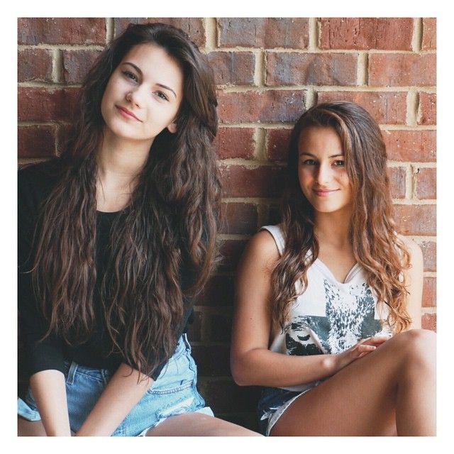 Alexia and her sister | Scrolller