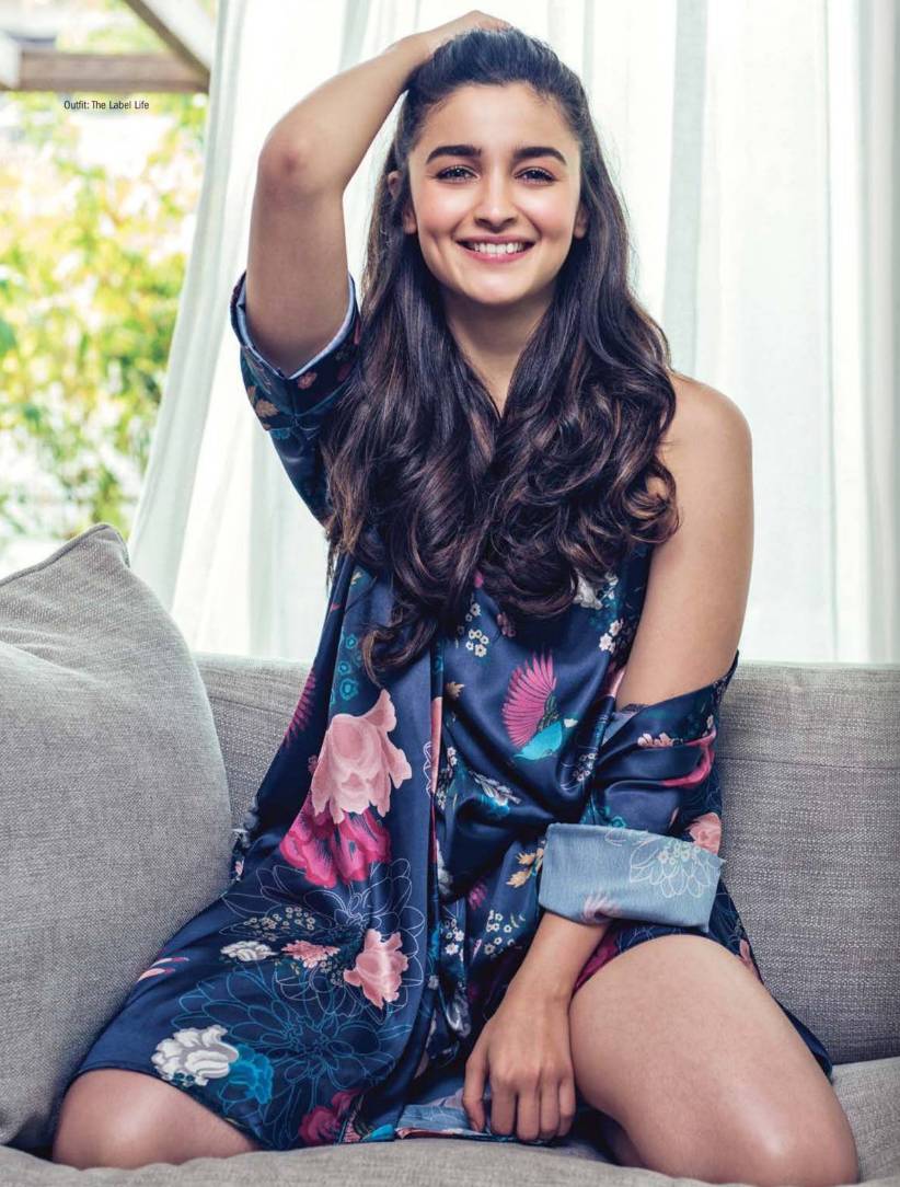 Alia Bhatt cute smile | Scrolller
