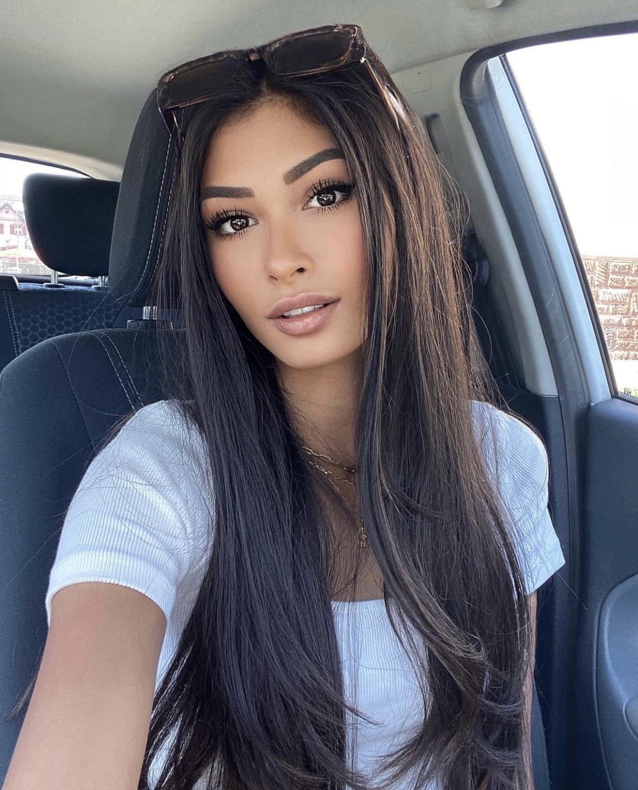 Alisa Linderer | Scrolller