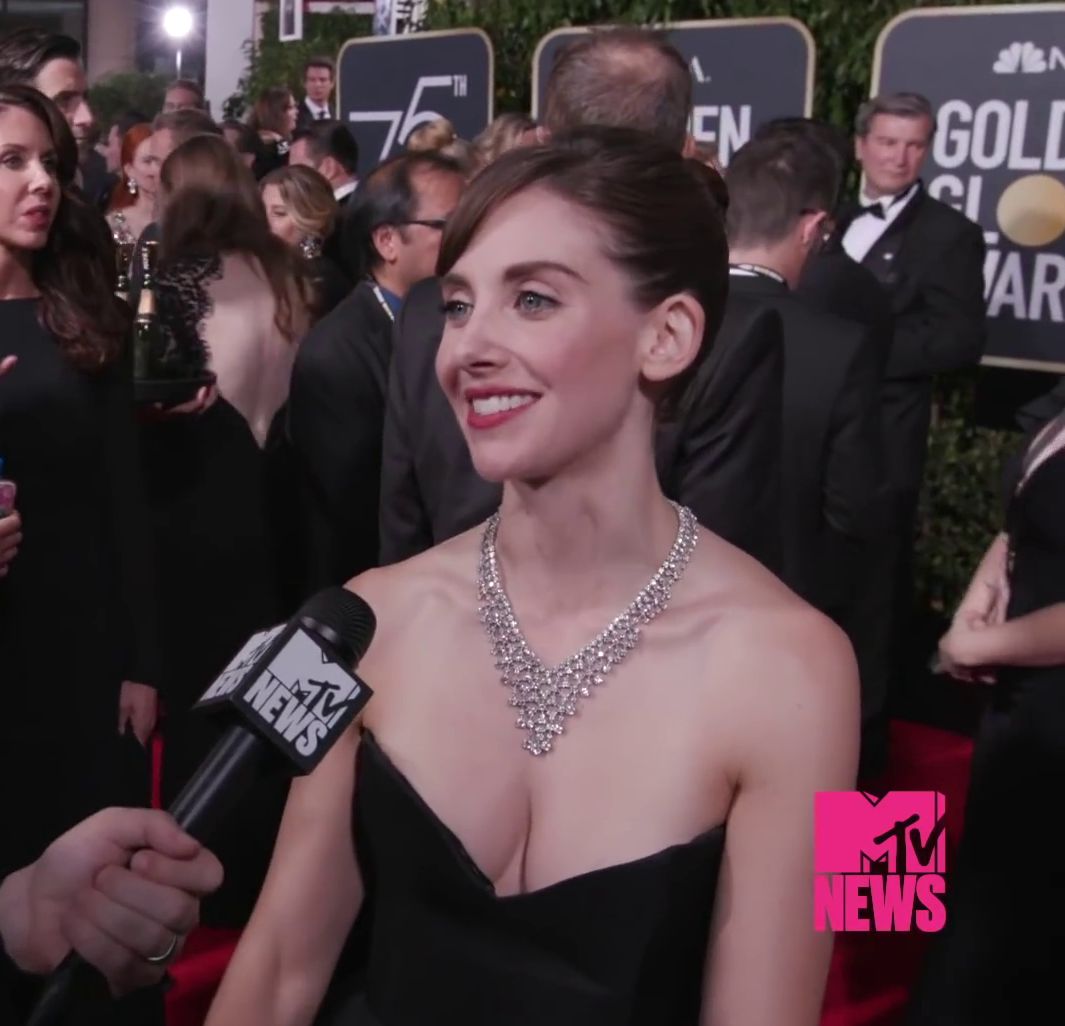 Alison brie | Scrolller