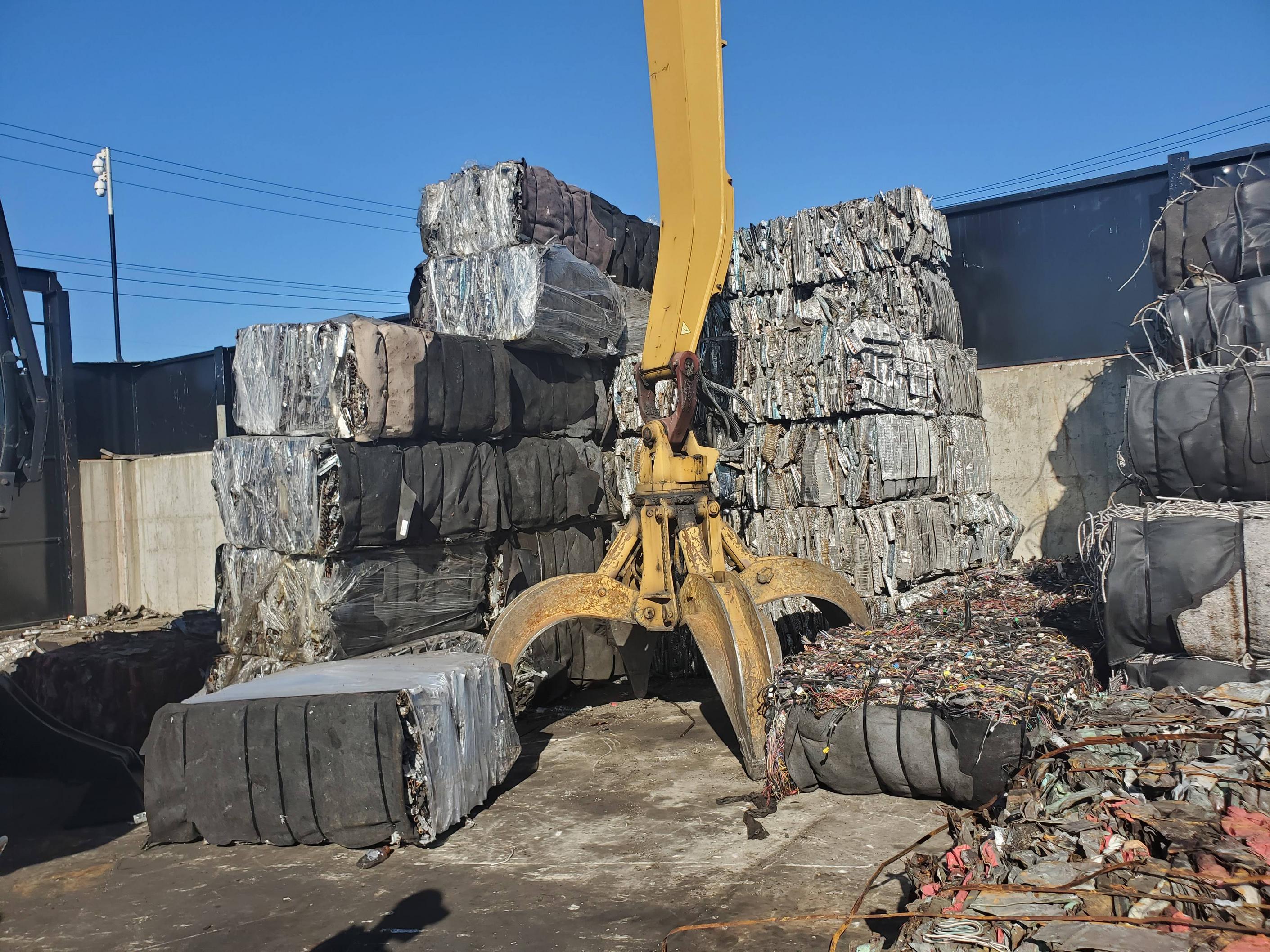 All glory to the scrap kings | Scrolller